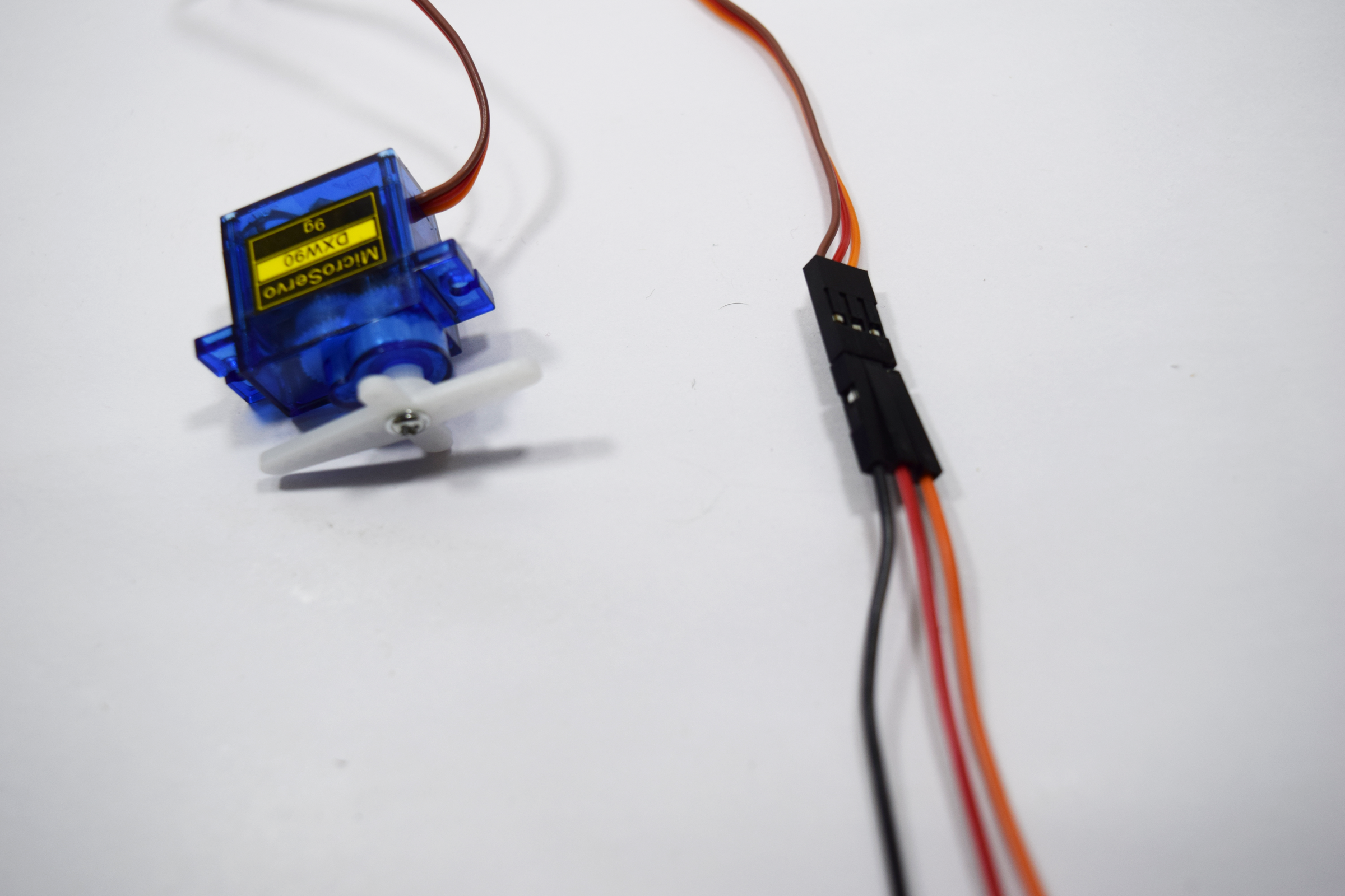 Control Servo Using PIR Sensor : 5 Steps (with Pictures) - Instructables