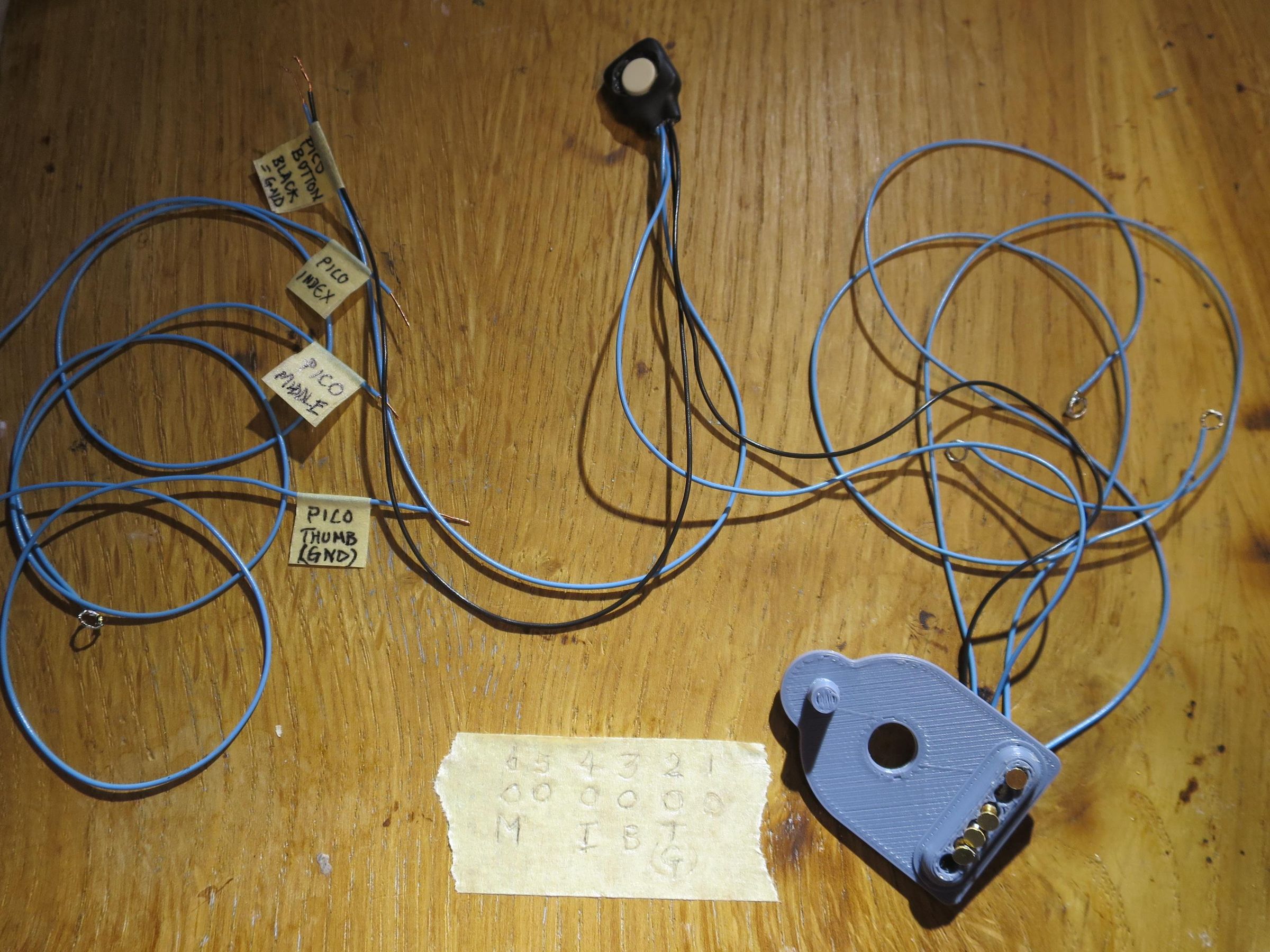 ‘HYBRID’ VR Data Gloves for Meta Quest + Vive Puck : 10 Steps (with ...