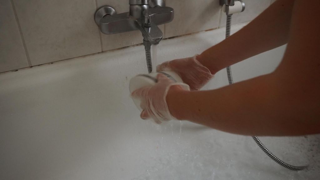 How to Whiten and Renew Yellowed Plastic : 5 Steps (with Pictures ...