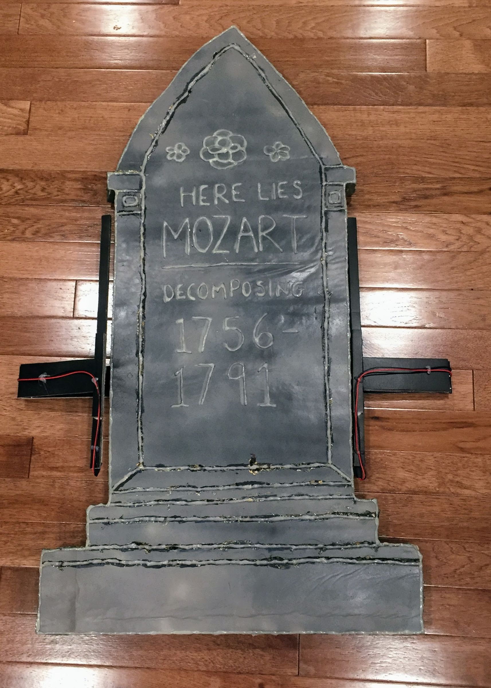 Glow in the Dark Tombstones : 3 Steps (with Pictures) - Instructables