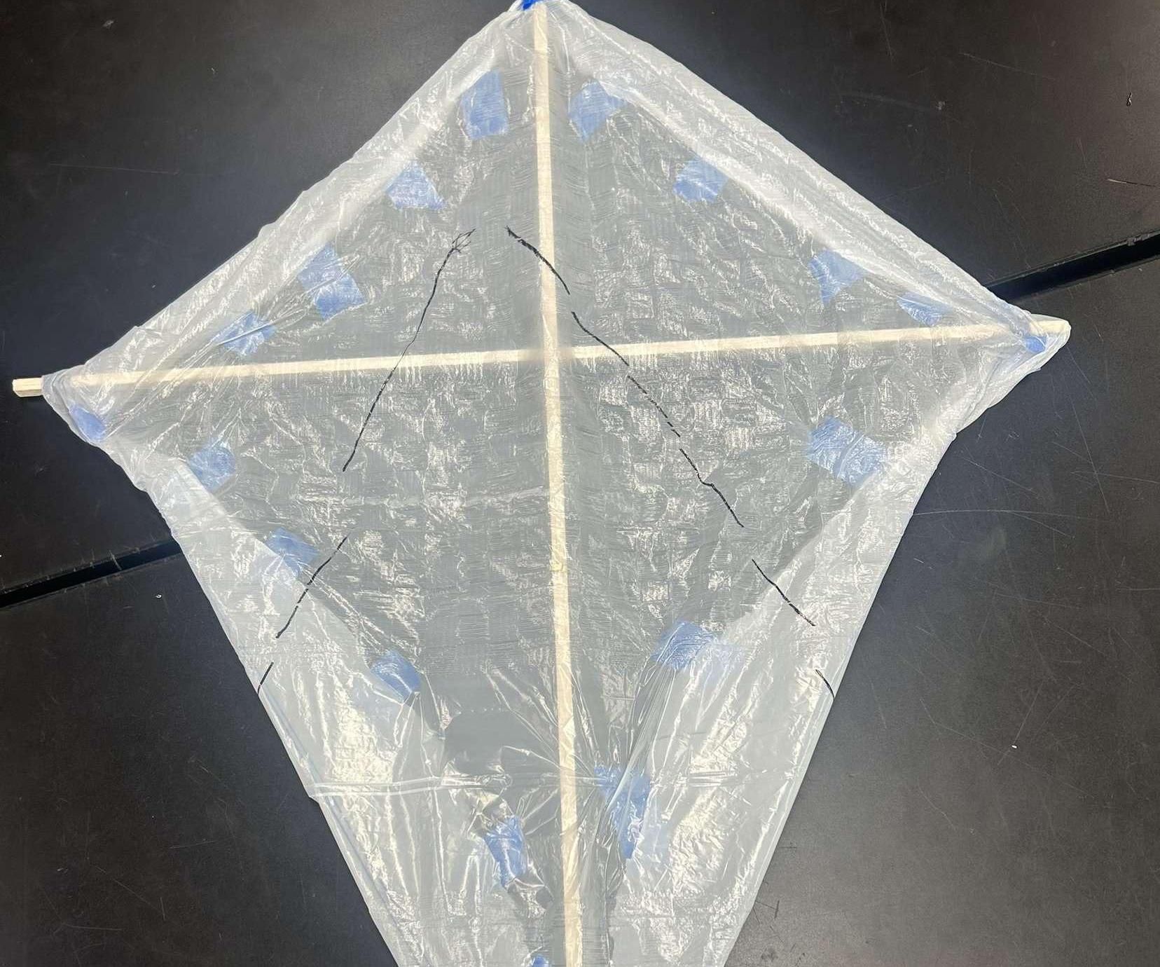 Kite : 5 Steps - Instructables