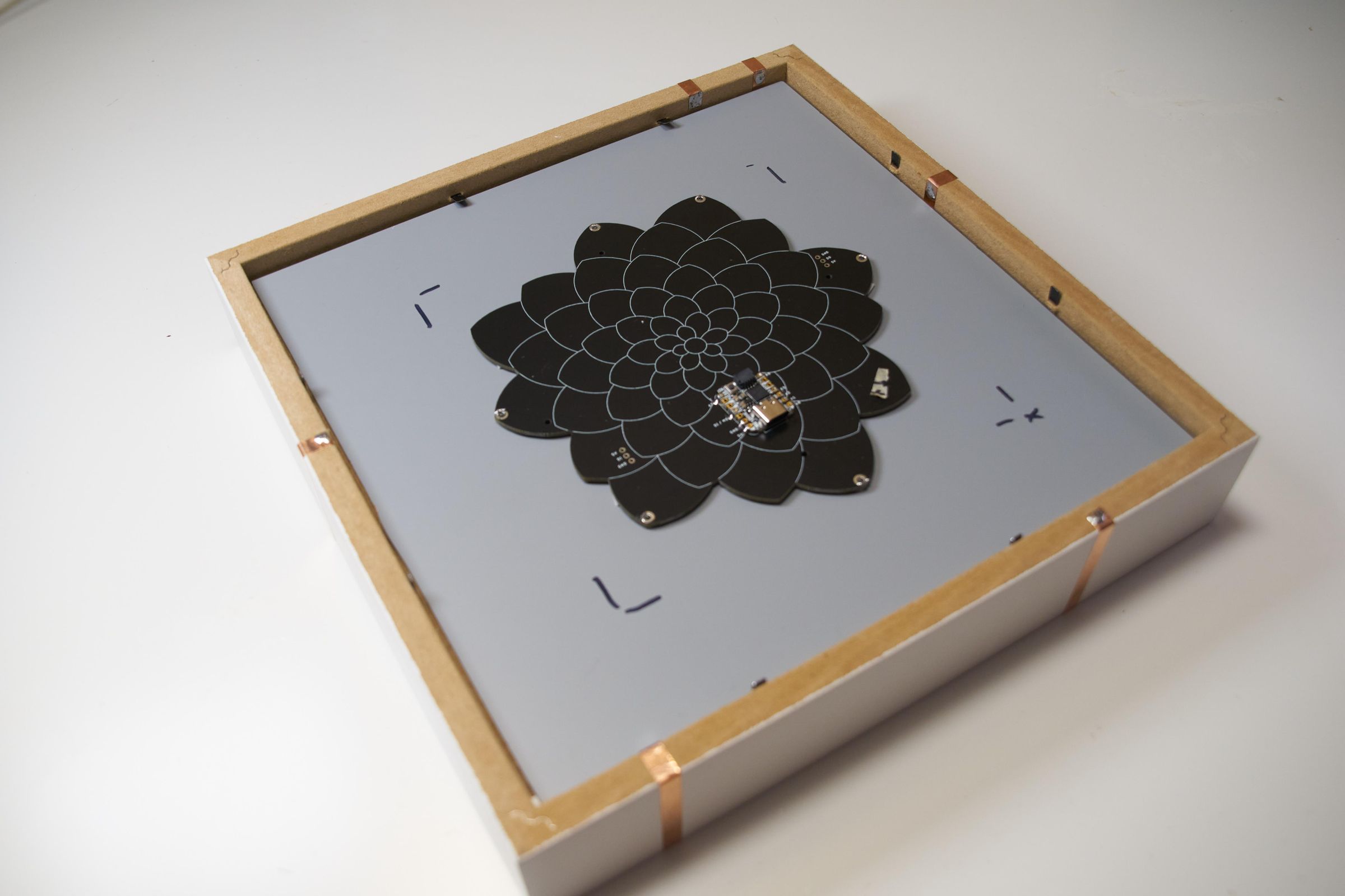 Infinity Mirror With Hidden LEDs on a Fibonacci Pattern : 9 Steps (with ...