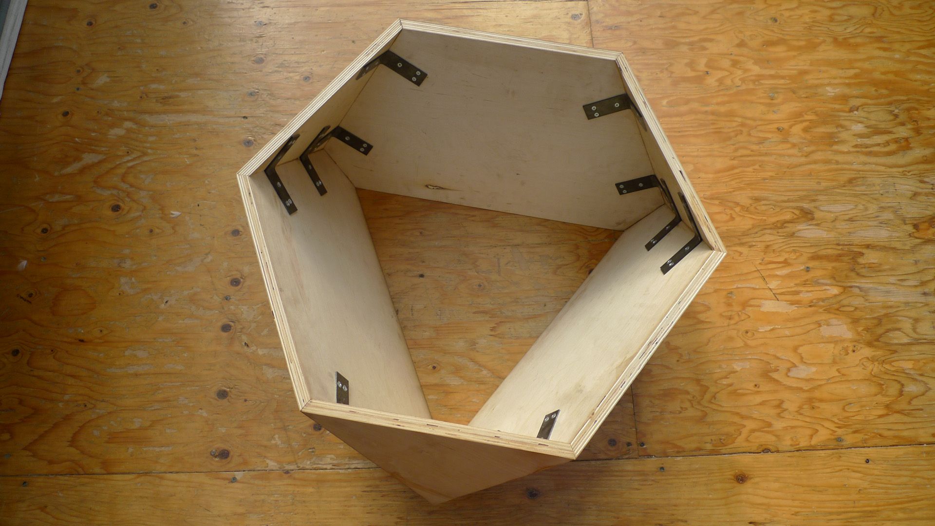 Tetra Table : 24 Steps (with Pictures) - Instructables