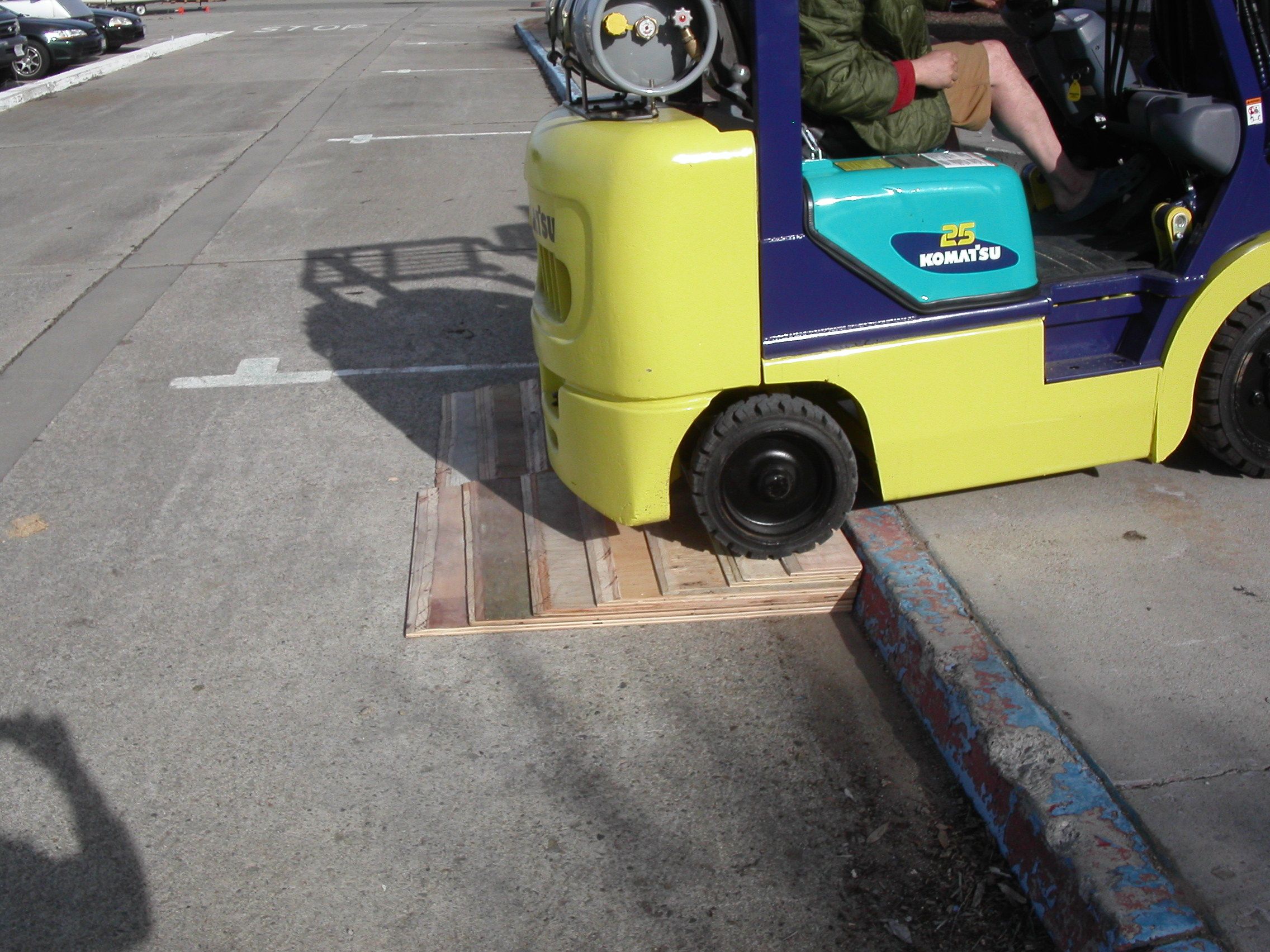 Forklift Loading Dock and Curb Ramp : 3 Steps - Instructables
