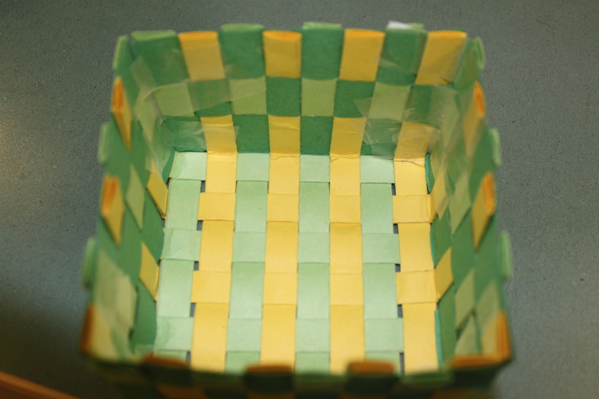 Sturdy Paper Basket (weaving) : 4 Steps - Instructables