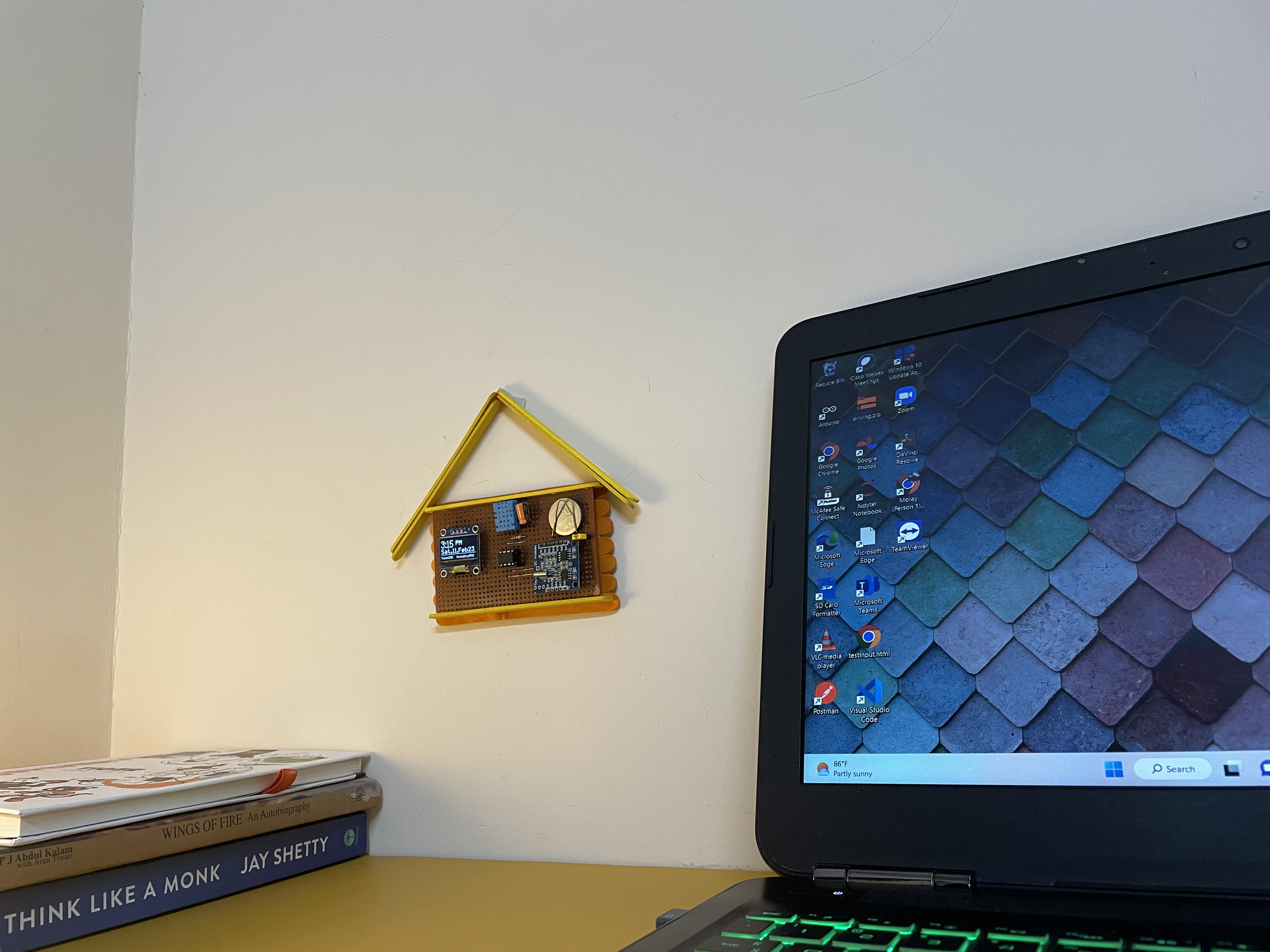 Cool Desktop Clock : 6 Steps - Instructables
