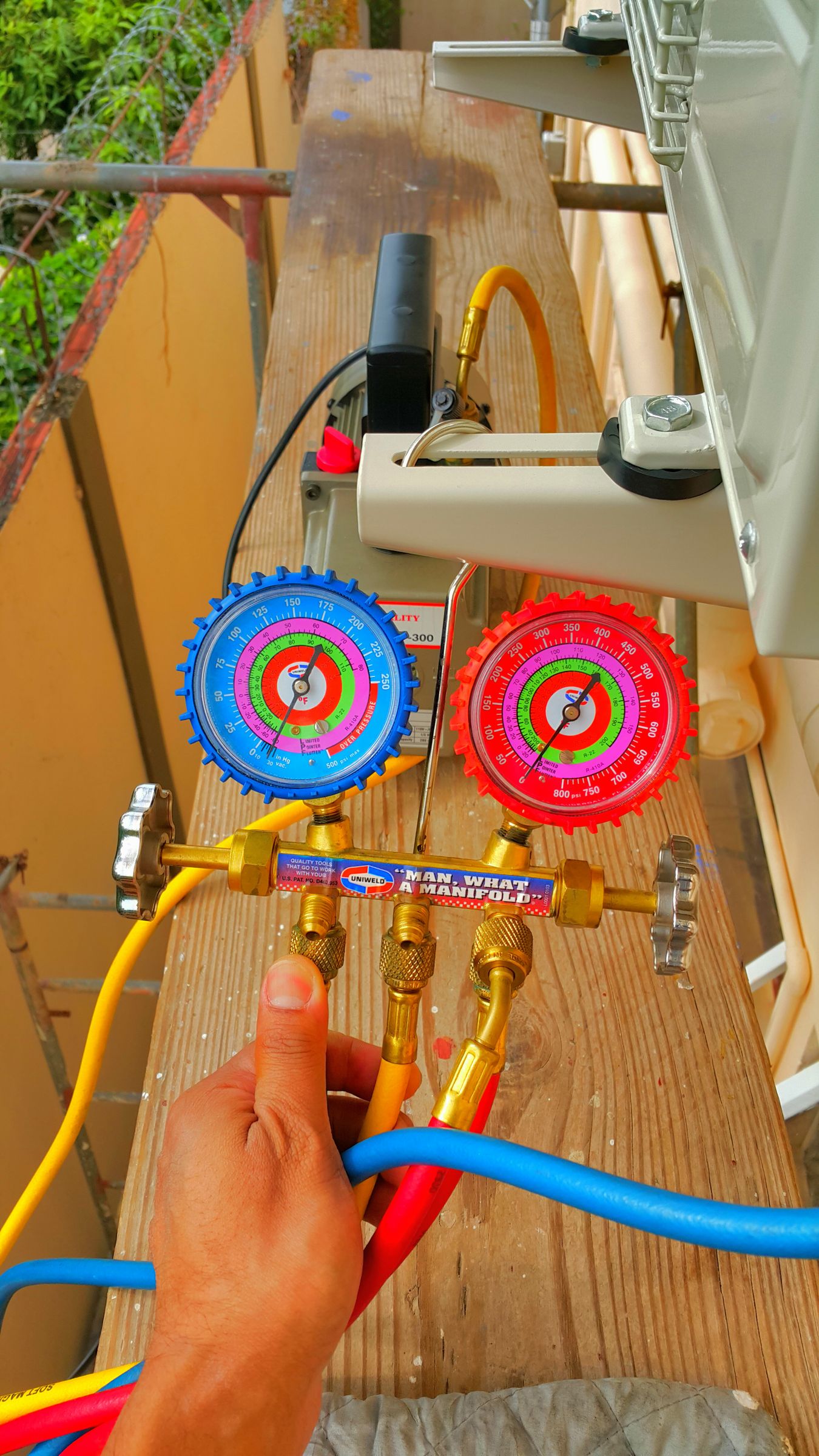 Installation of a Split Type Air Conditioning Unit. : 4 Steps ...