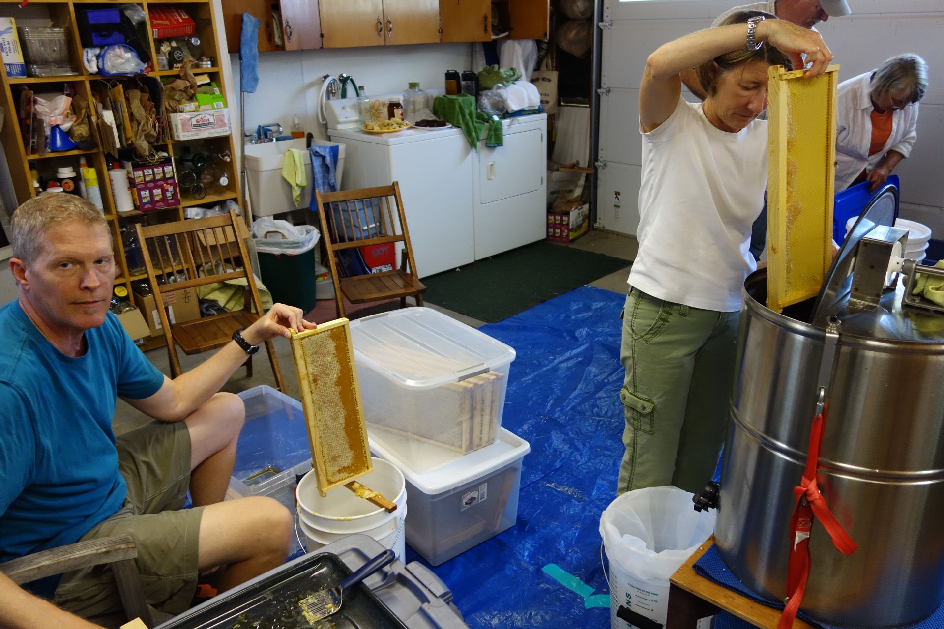 Extracting Honey : 8 Steps (with Pictures) - Instructables