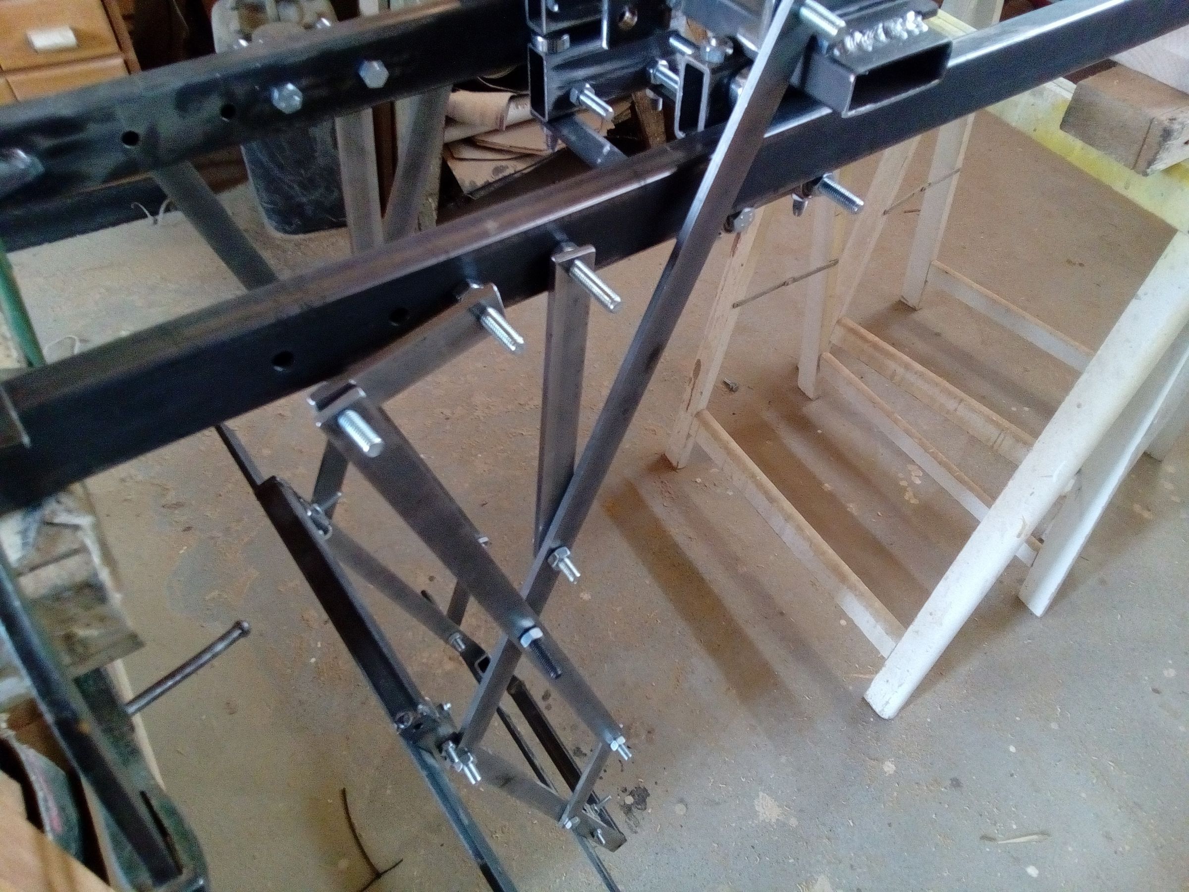 TV LCD 48" Motorized Lift Down Ceiling System : 13 Steps (with Pictures ...