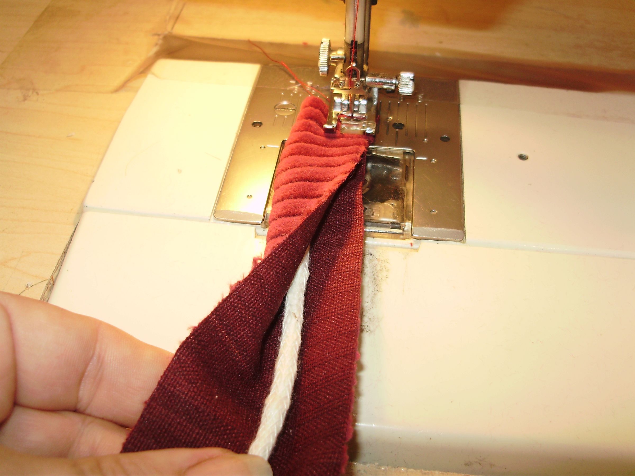 How to Make a Pillow With Corded Trim : 5 Steps (with Pictures ...