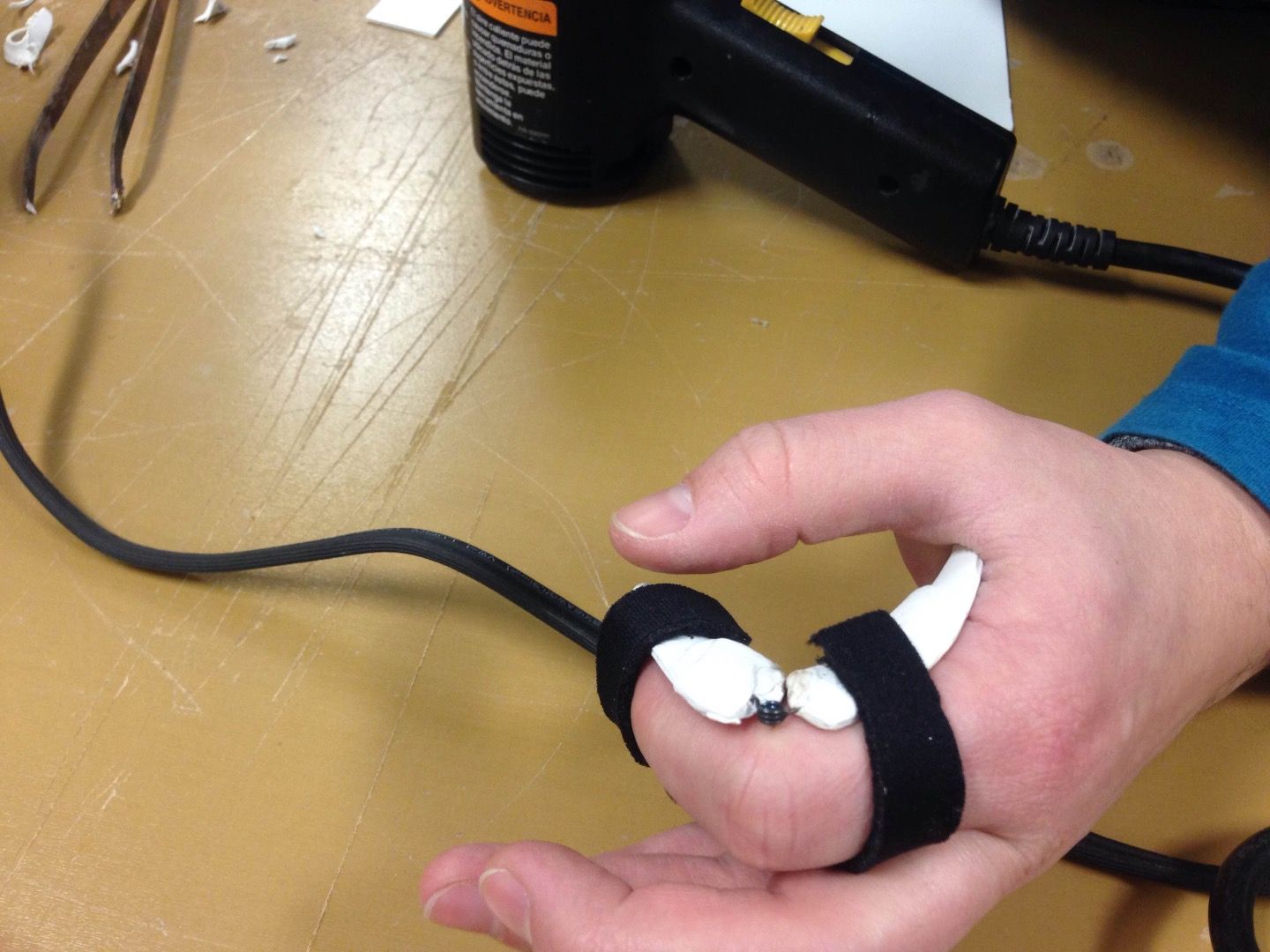 Low Thermoplastic Finger Splint With Spring : 8 Steps - Instructables