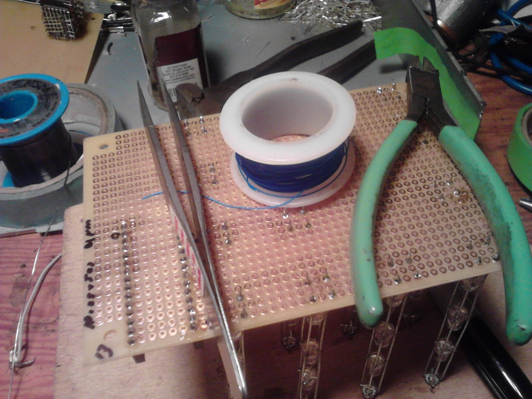 Charliecube -- Charlieplexed 4x4x4 RGB LED Cube : 6 Steps (with Pictures) - Instructables