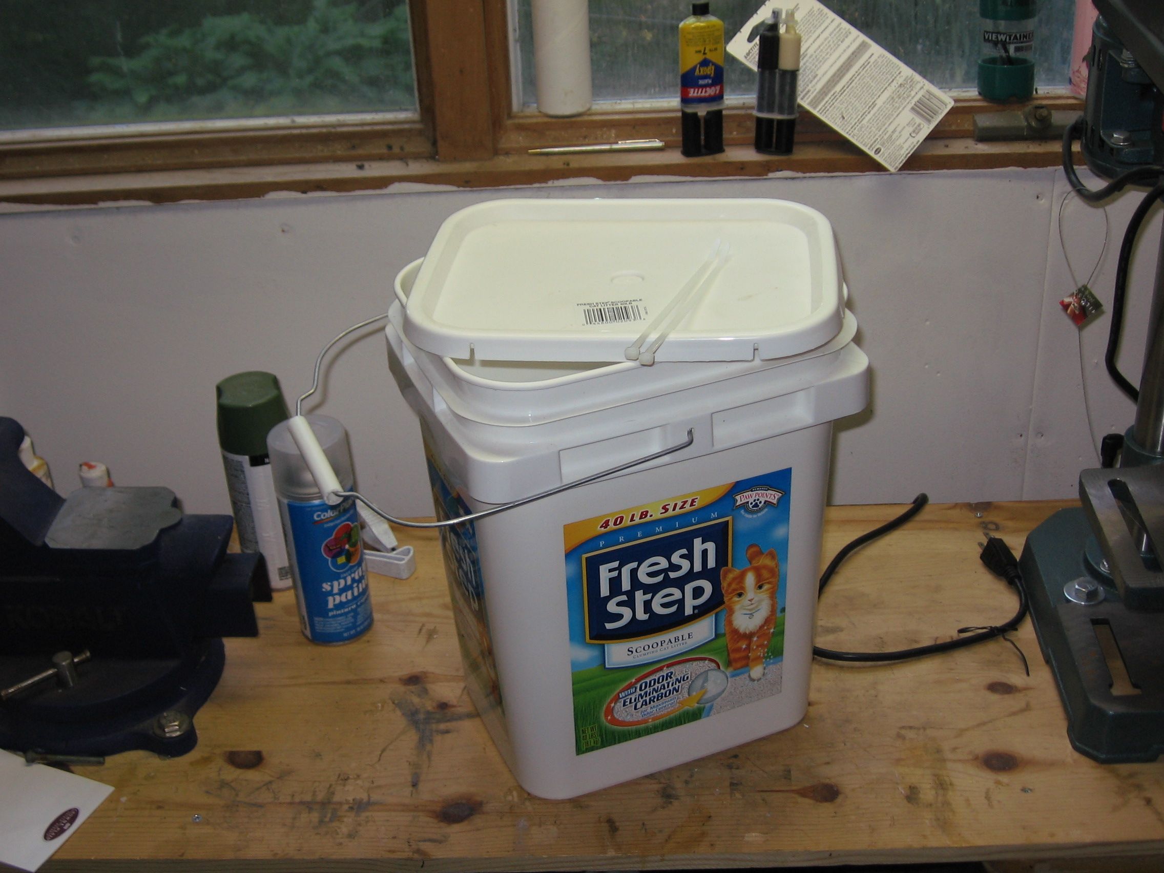 Simple Hinged Lid for a 5 Gallon Bucket : 5 Steps - Instructables