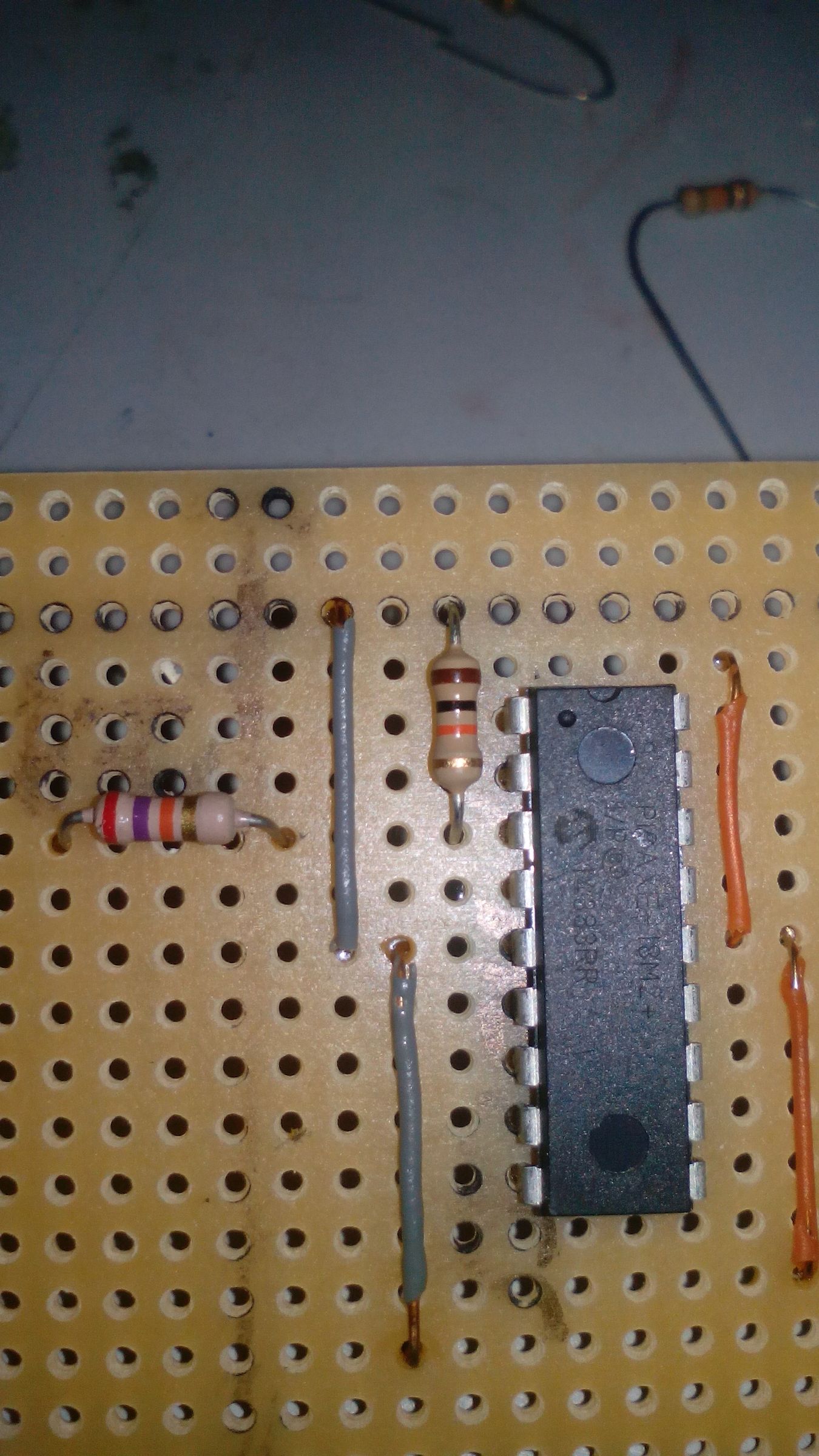 CHEAP AND EASY PICAXE ROBOT BOARD WITH SERIAL CABLE : 12 Steps (with Pictures) - Instructables
