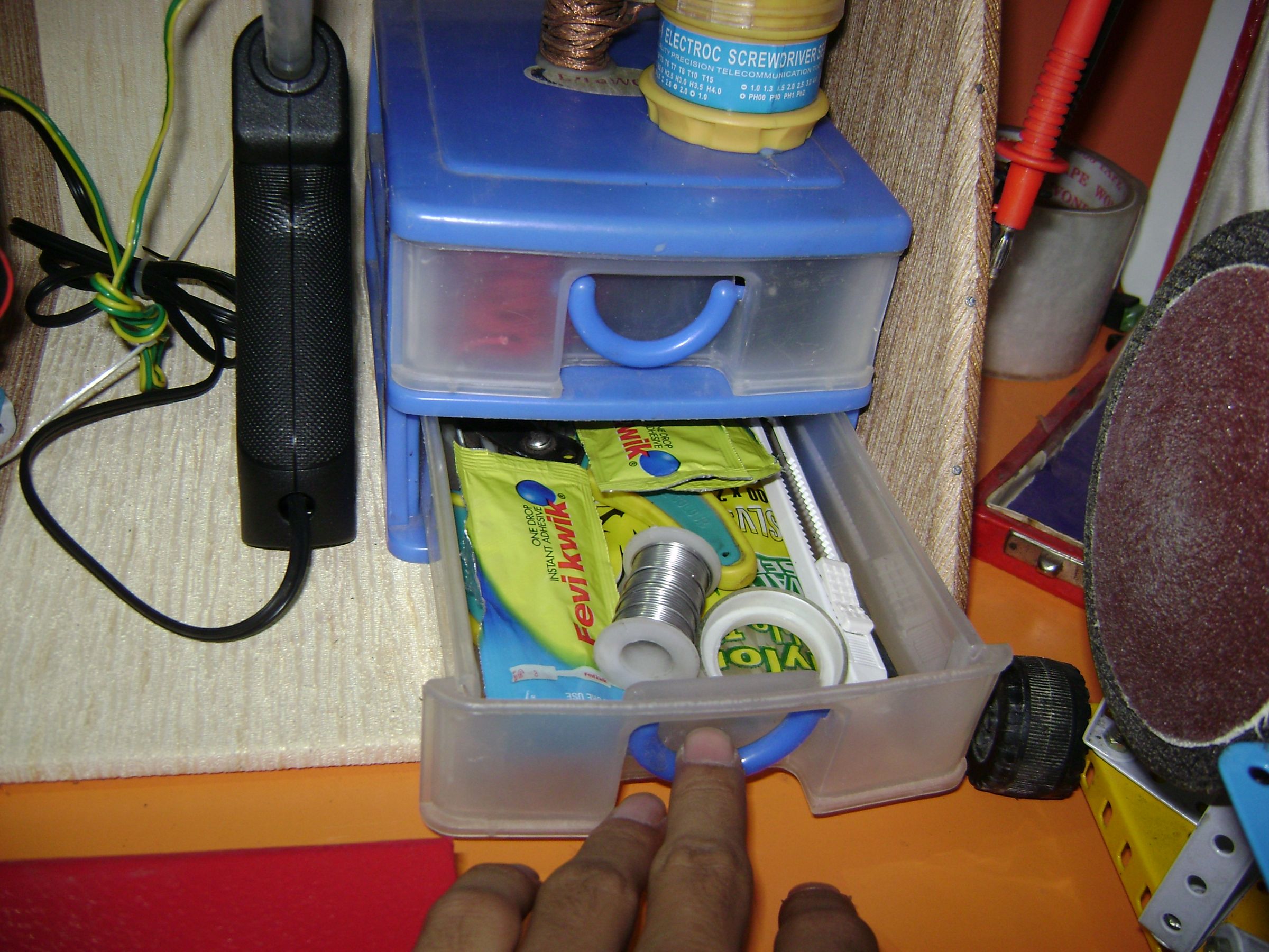 Portable Electronics Workstation / Workshop : 12 Steps - Instructables