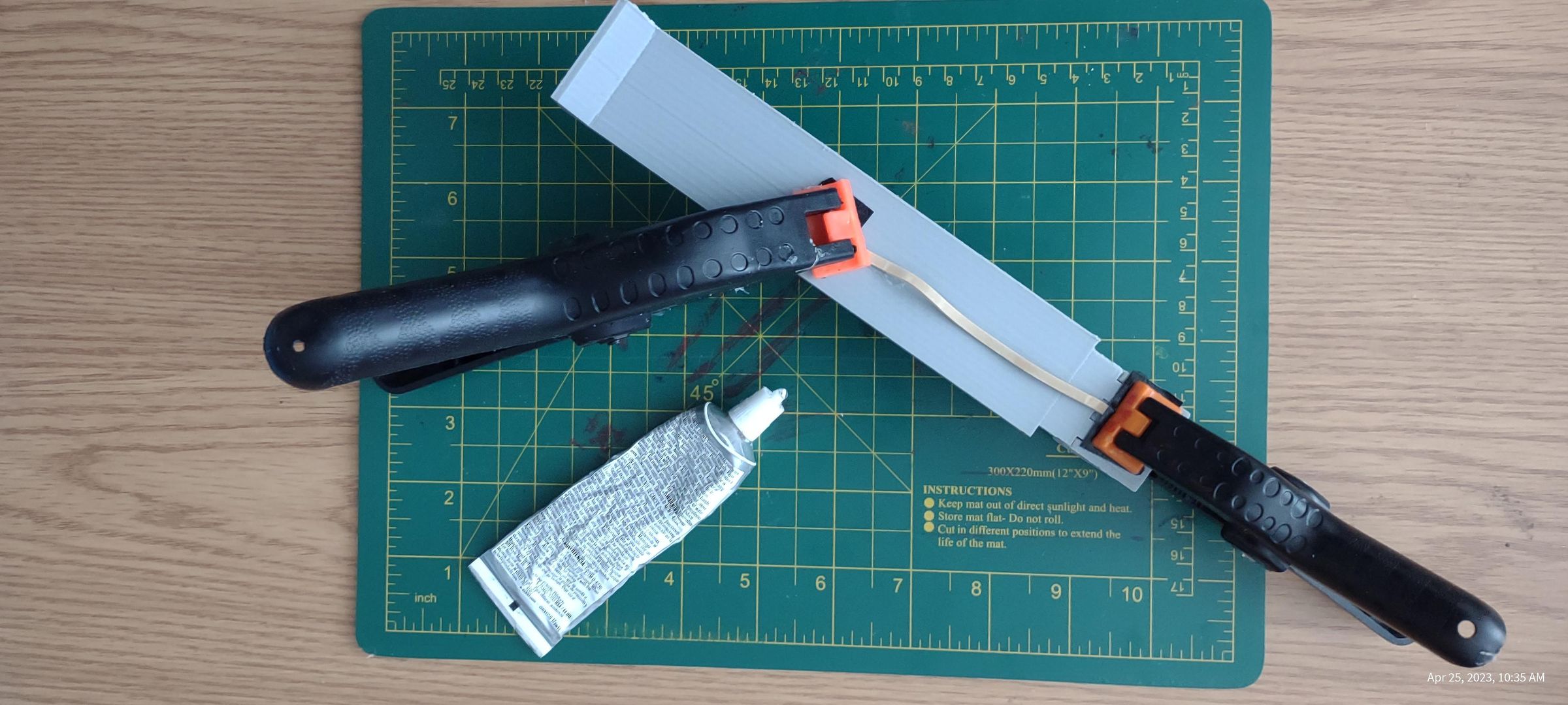 Air Conditioner Auto-Locking Window Guard : 6 Steps - Instructables