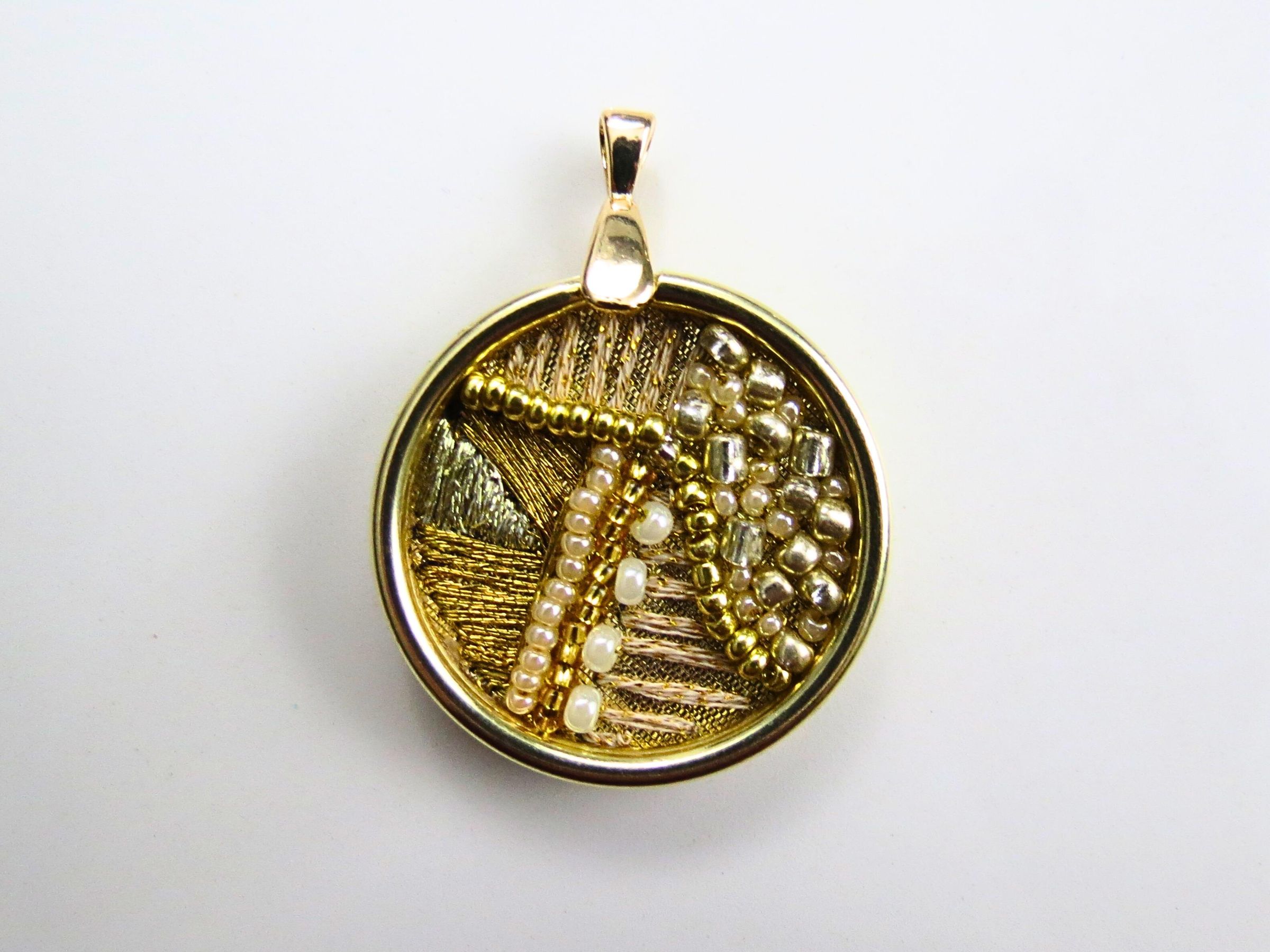 Abstract Embroidered Pendants : 7 Steps (with Pictures) - Instructables