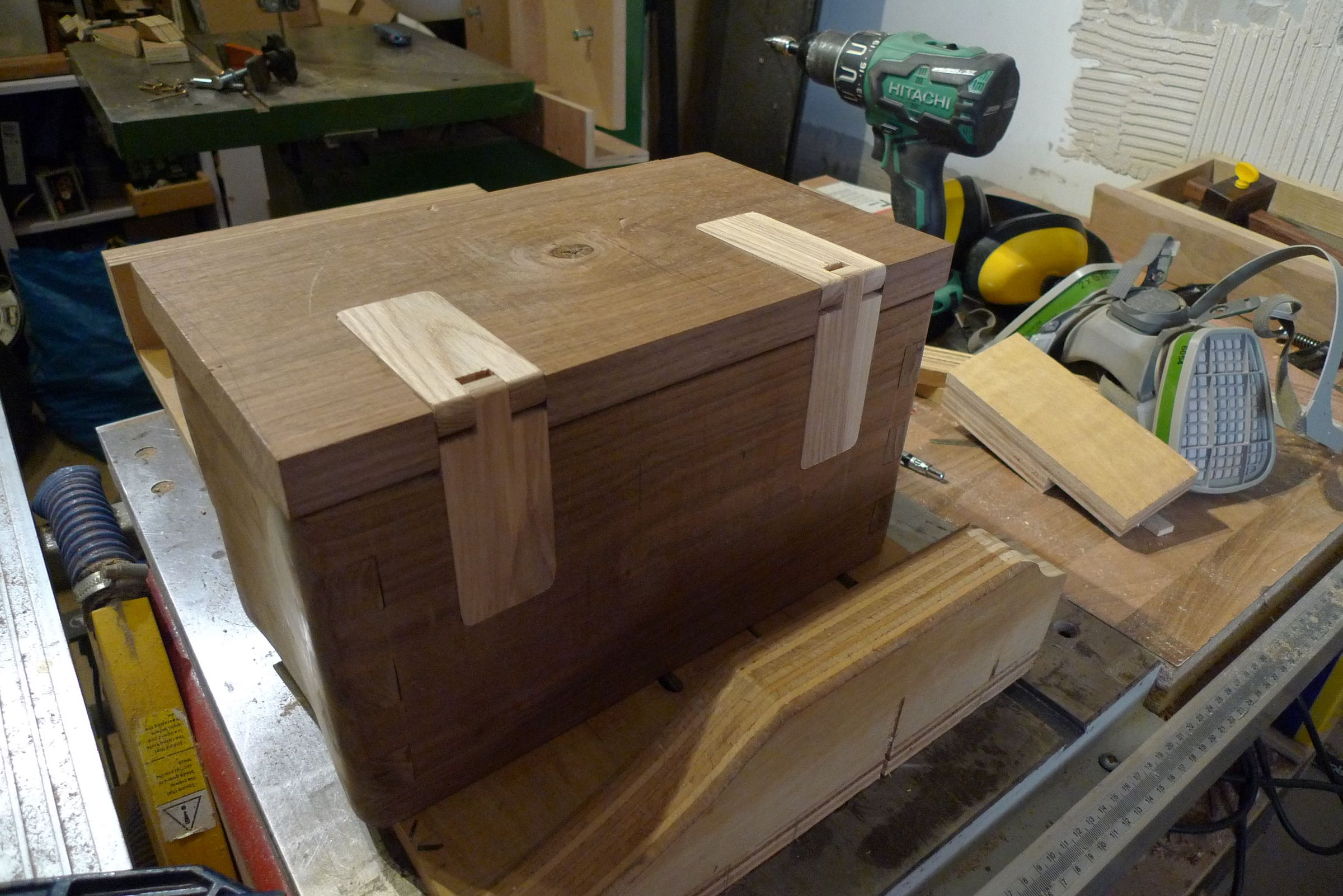 Finishing Walnut Box With Integral Hinge : 7 Steps (with Pictures ...