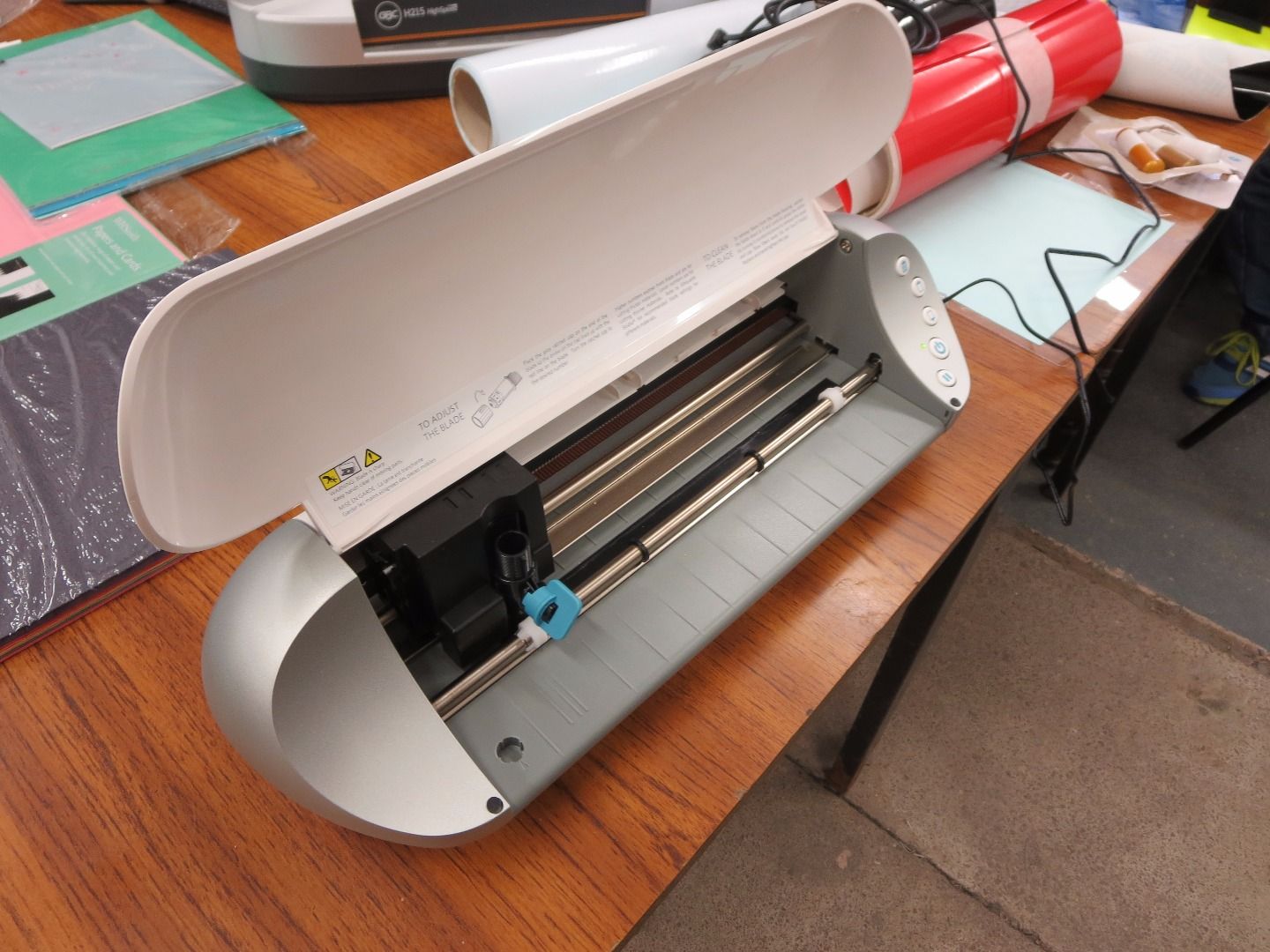 Creating Vinyl Stickers : 9 Steps (with Pictures) - Instructables