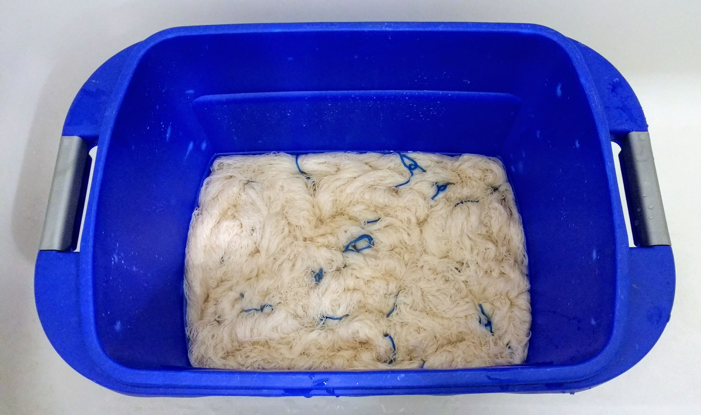 Speckled Dyed Yarn Using Fiber Reactive Dyes : 7 Steps (with Pictures ...