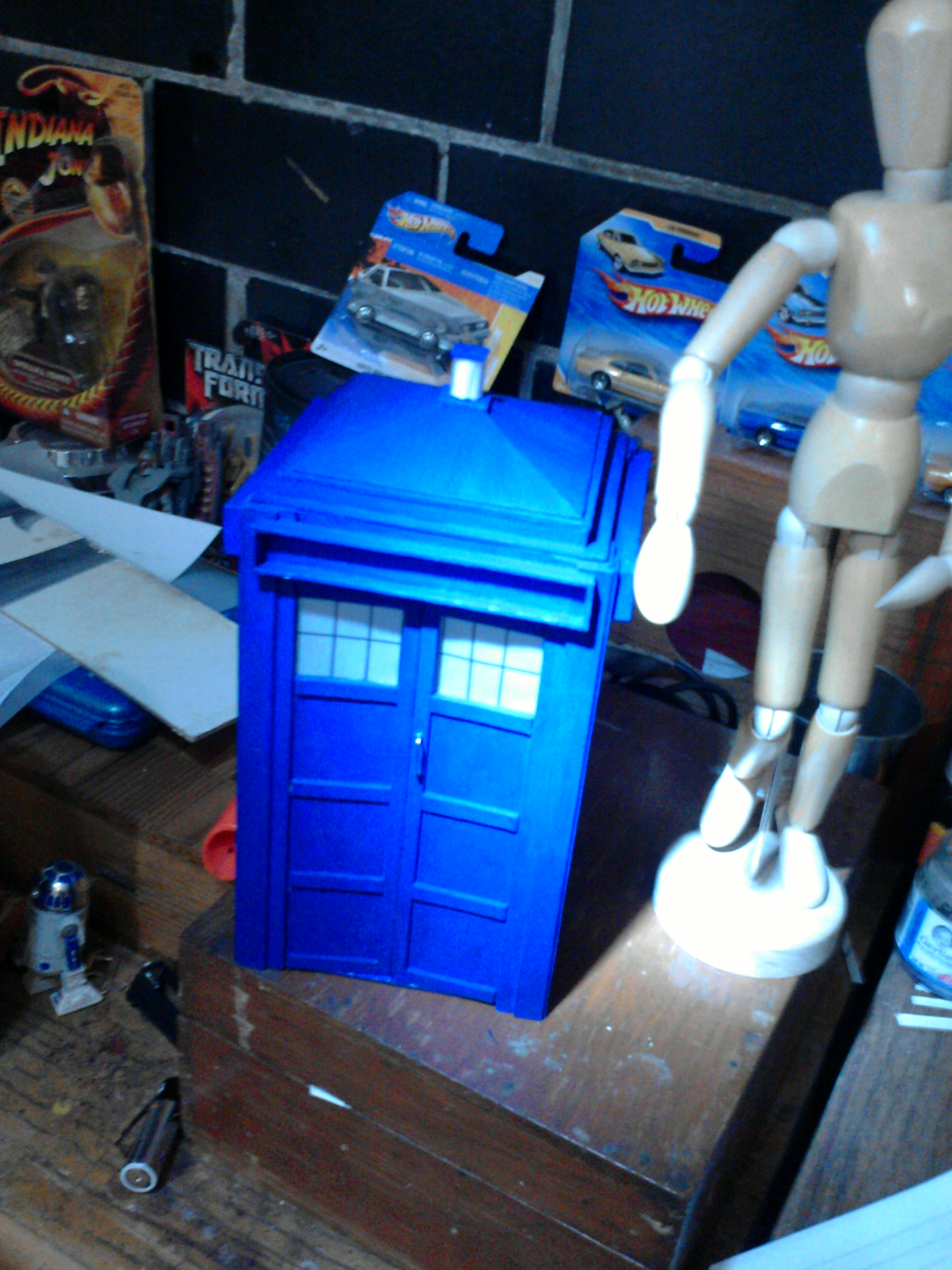 DOCTOR WHO TARDIS MODEL : 16 Steps (with Pictures) - Instructables
