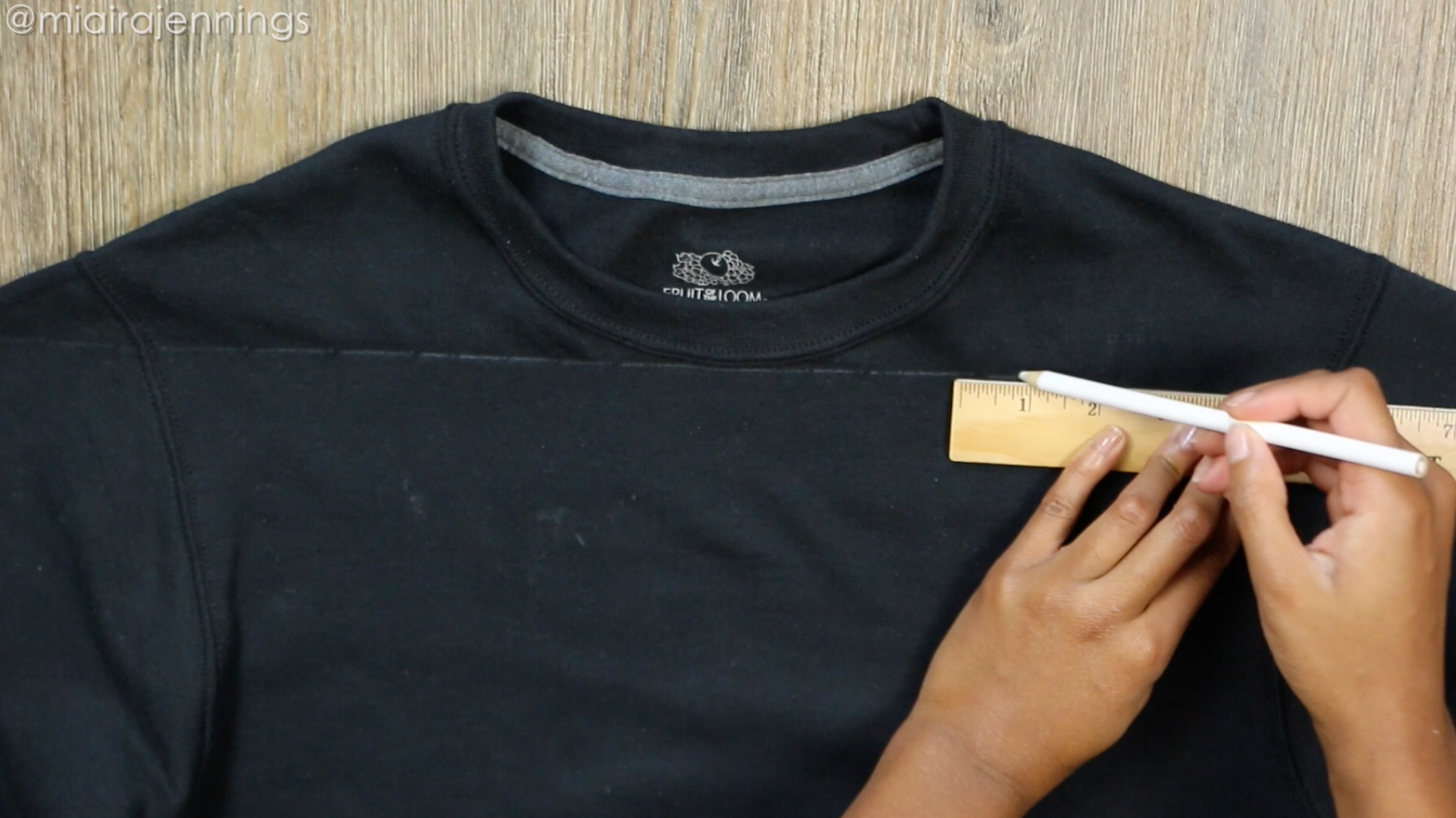 DIY Off the Shoulder Crop Top Sweatshirt (No Sewing) : 11 Steps (with ...