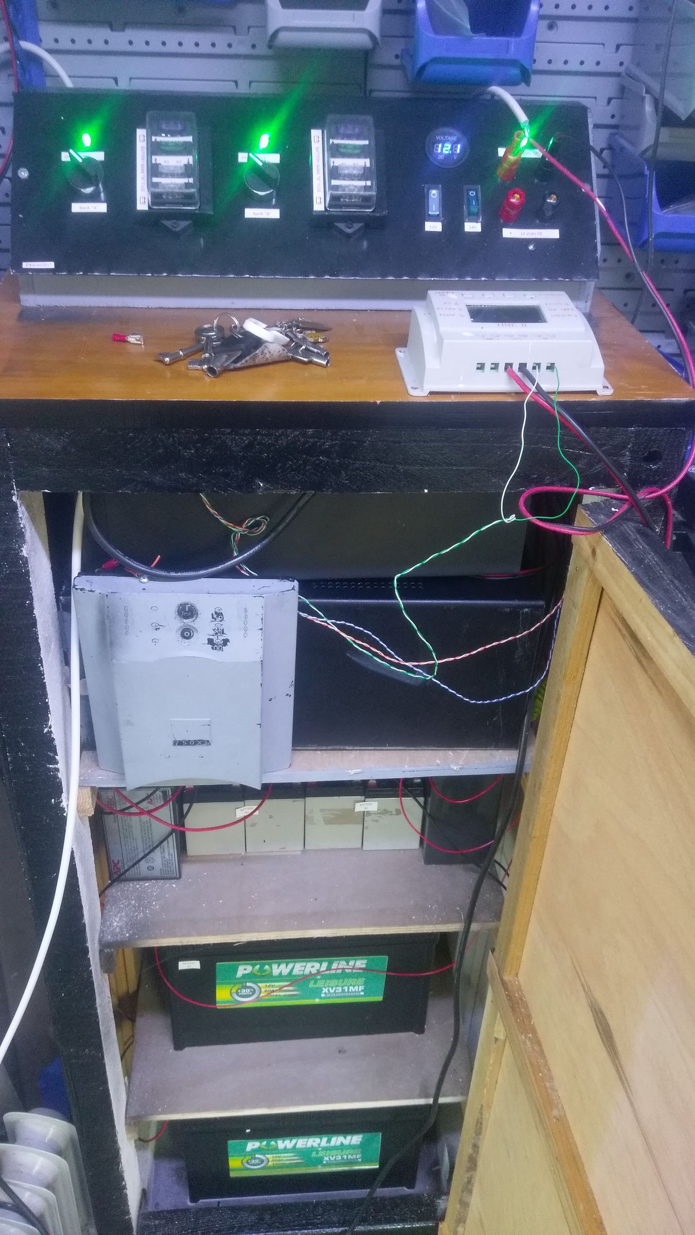 DIY Grid Tied Inverter (using UPS) : 4 Steps (with Pictures ...