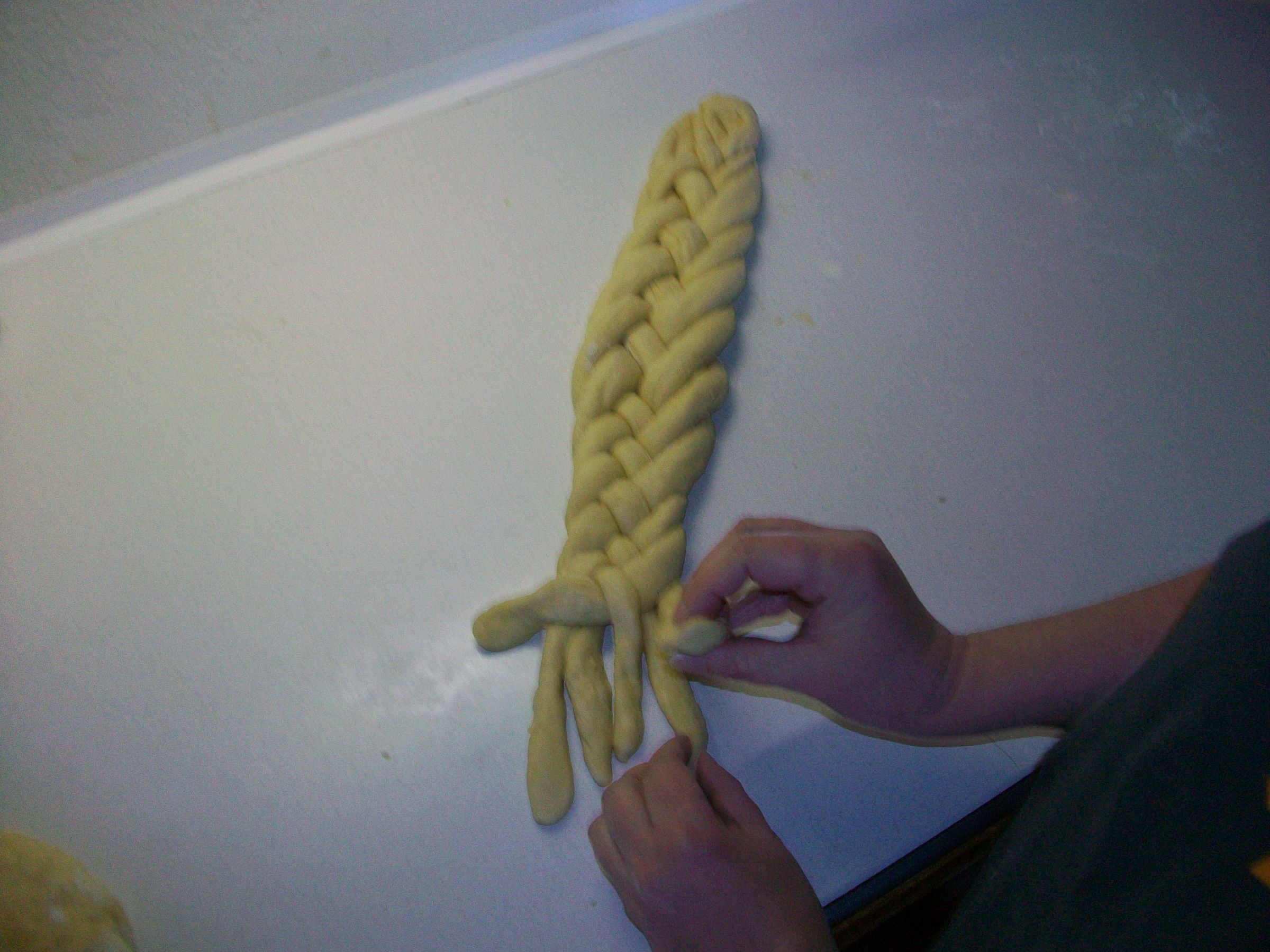 How to Braid Challah - 6 Strand Method : 3 Steps - Instructables