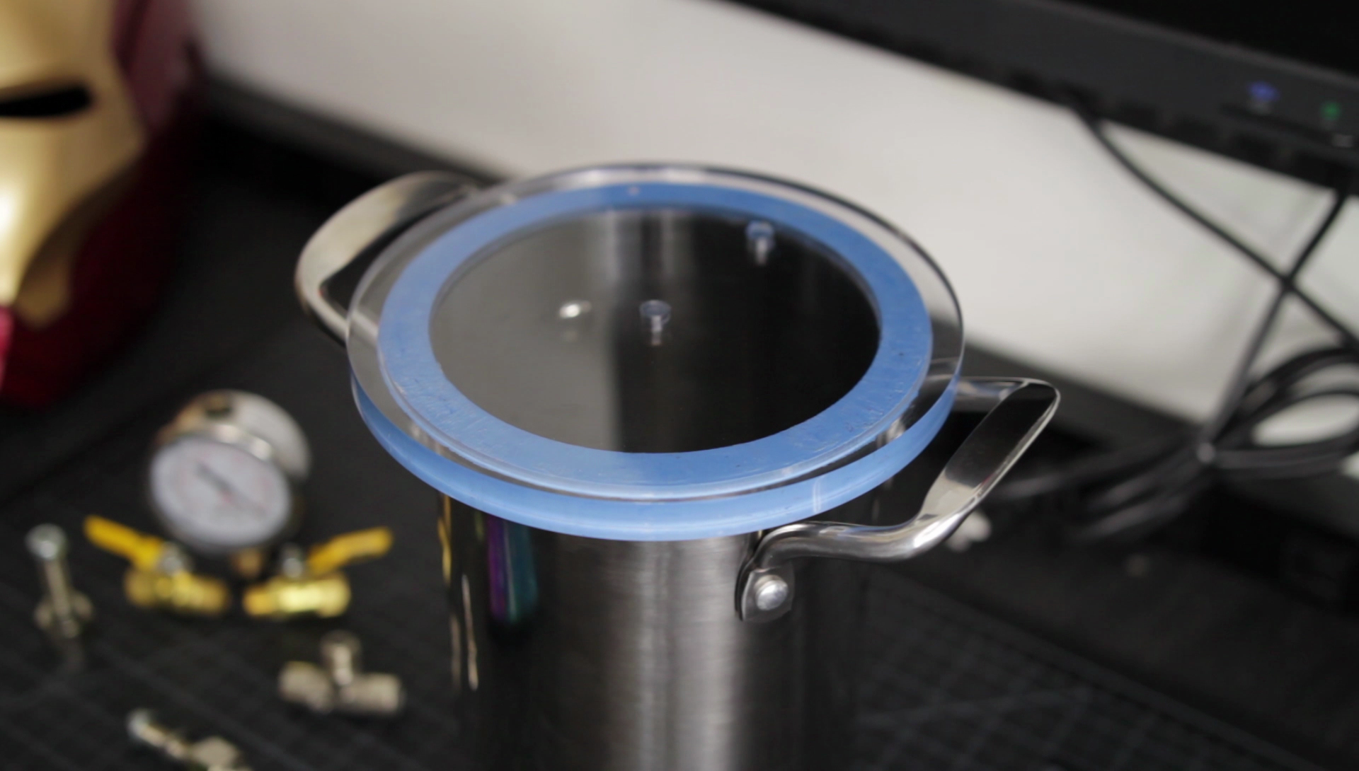 How to Make a Vacuum Chamber : 6 Steps (with Pictures) - Instructables