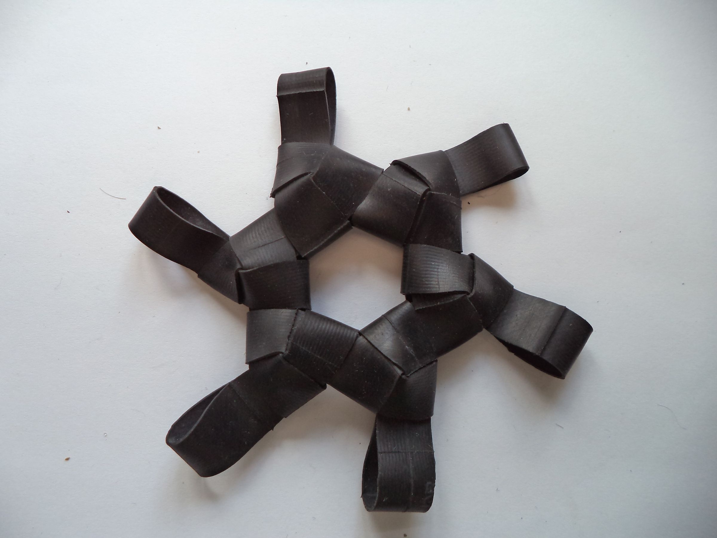 Backpack Cargo Net From Inner Tubes : 26 Steps (with Pictures ...