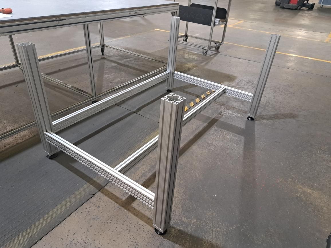 How to Build a T-Slot Aluminum Workstation Desk With a Light and ...