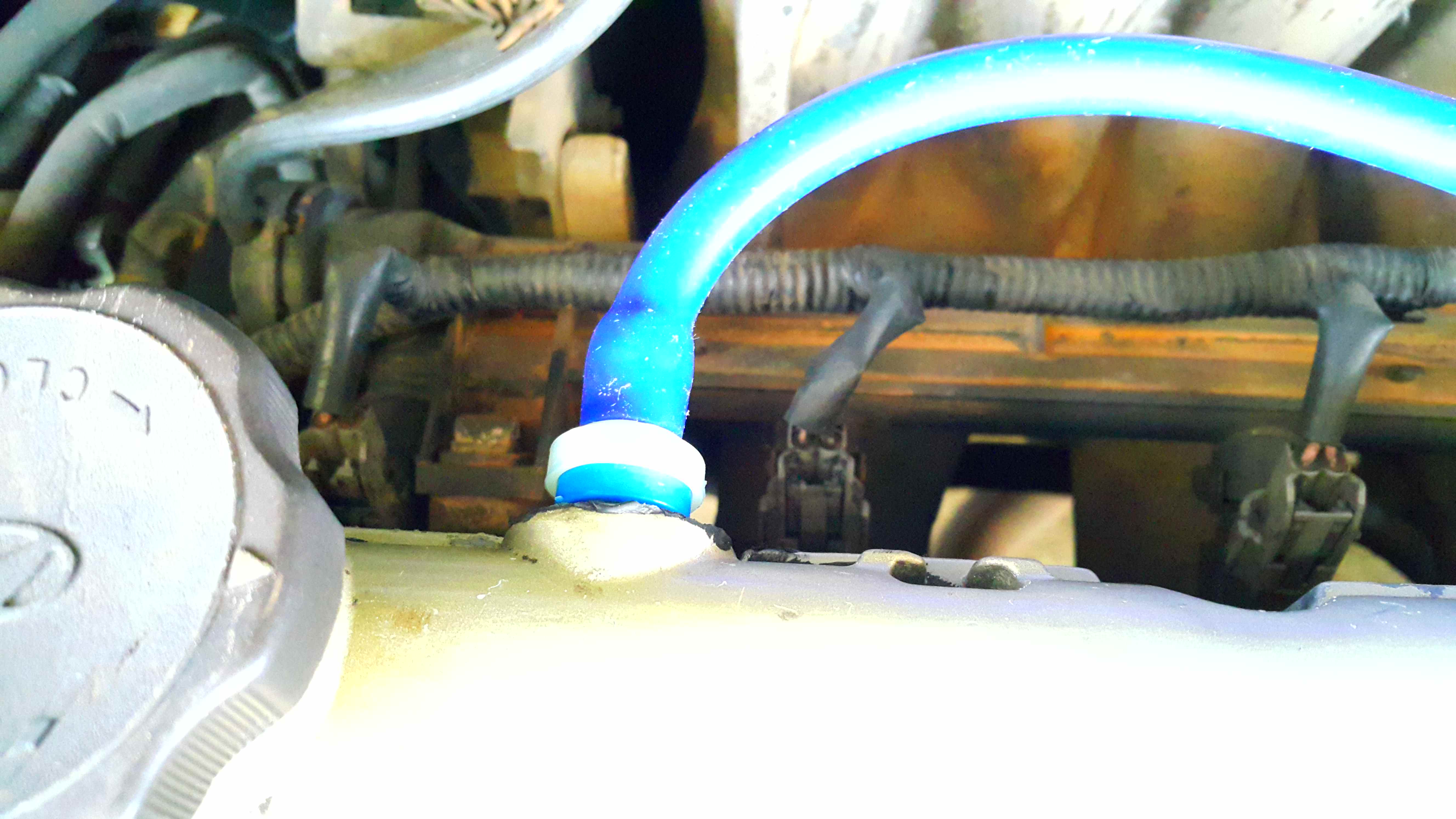 Upgrading Vacuum Hoses for Hyundai Trajet 2000. : 4 Steps - Instructables