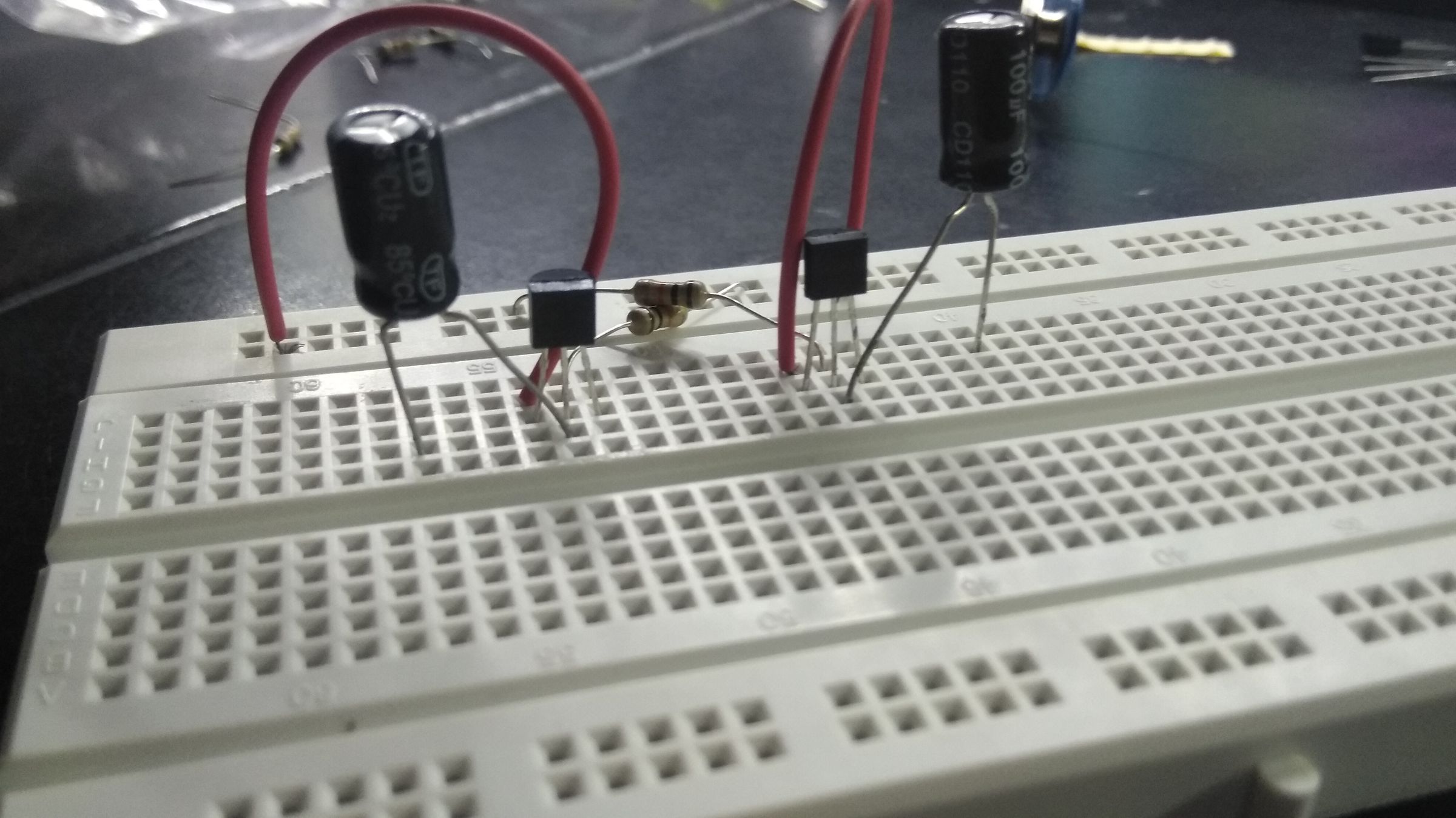 DUAL LED CHASER USING TRANSISTOR : 6 Steps (with Pictures) - Instructables