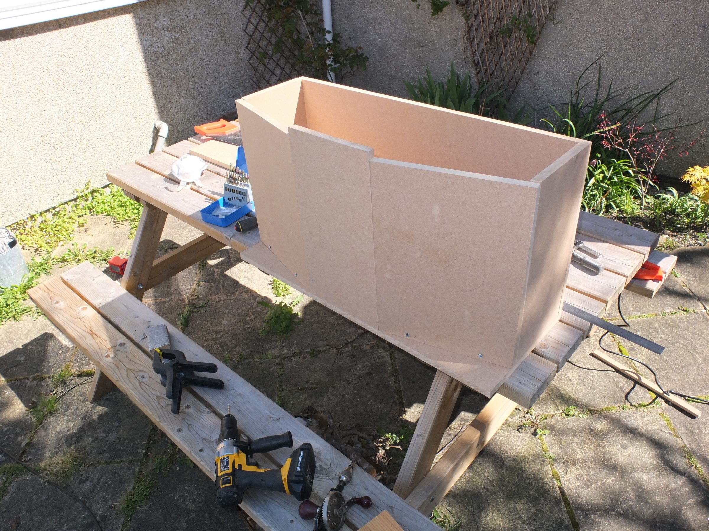 Stealthy Stereo Boom-box for Digital Projectors and House-parties : 7 ...