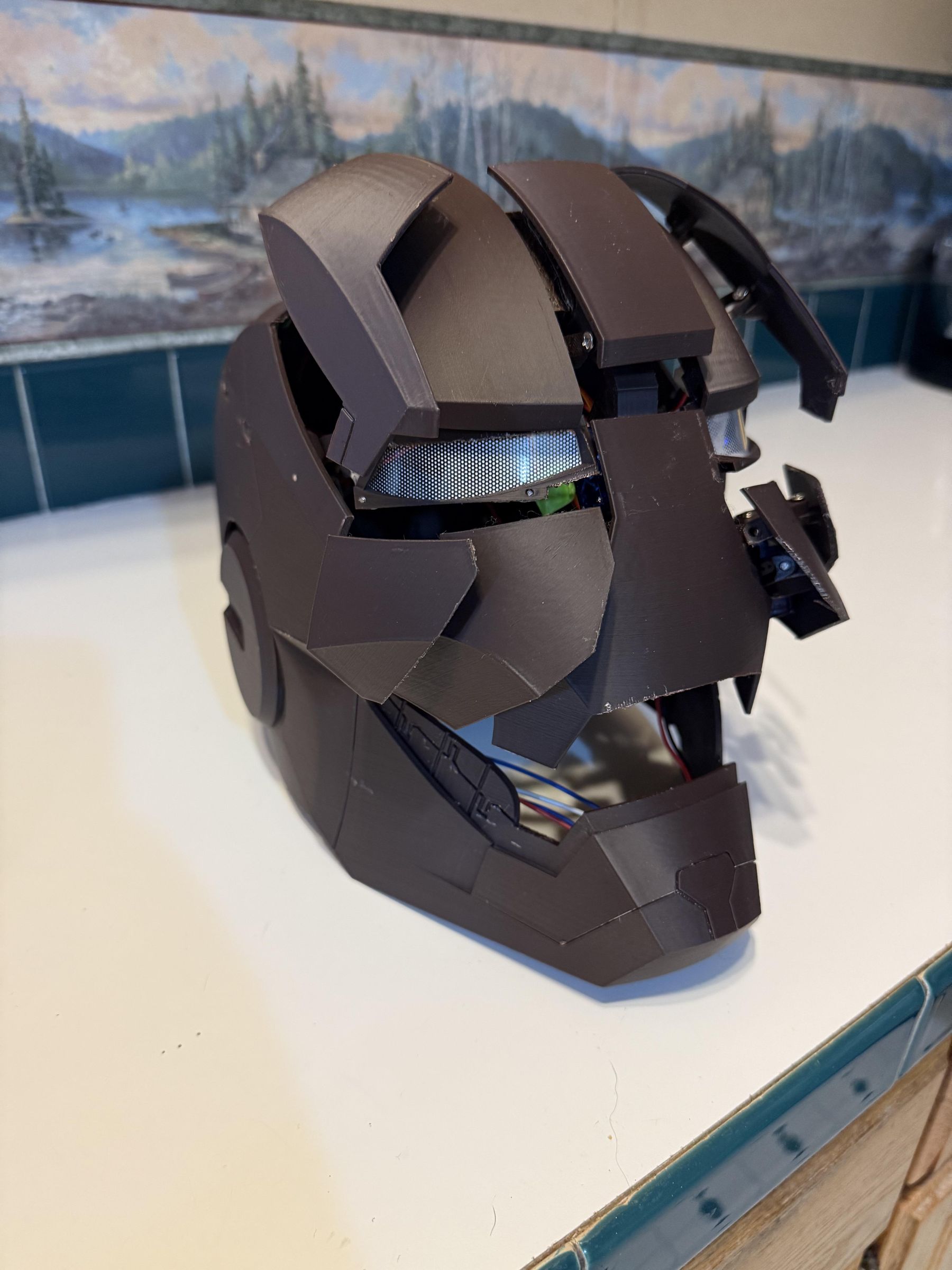 Actuating Ironman Helmet With Integrated UV Light Sensor : 6 Steps (with Pictures) - Instructables