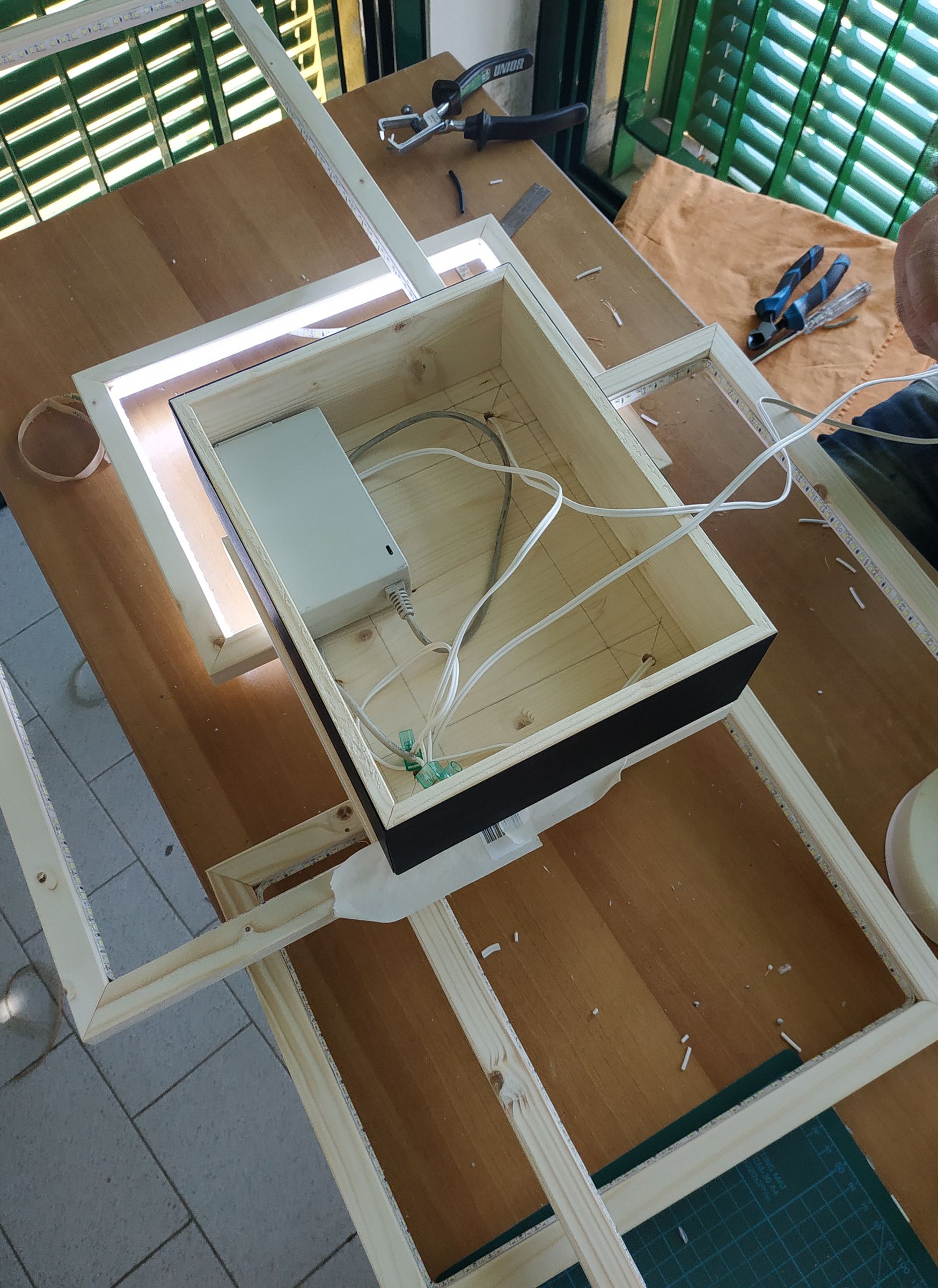 Modern Ceiling LED Lamp : 6 Steps (with Pictures) - Instructables