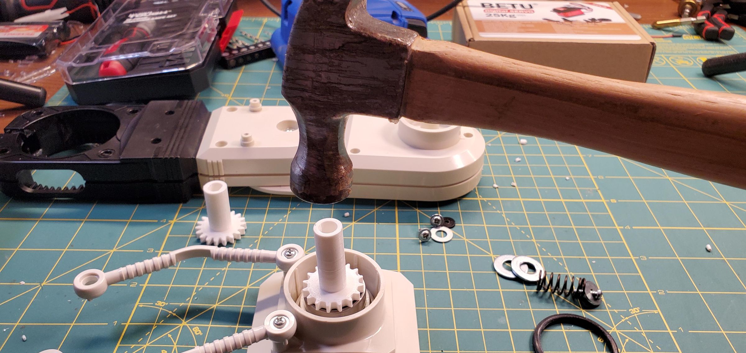 Omnibot Shoulder Servo Modification : 7 Steps (with Pictures ...