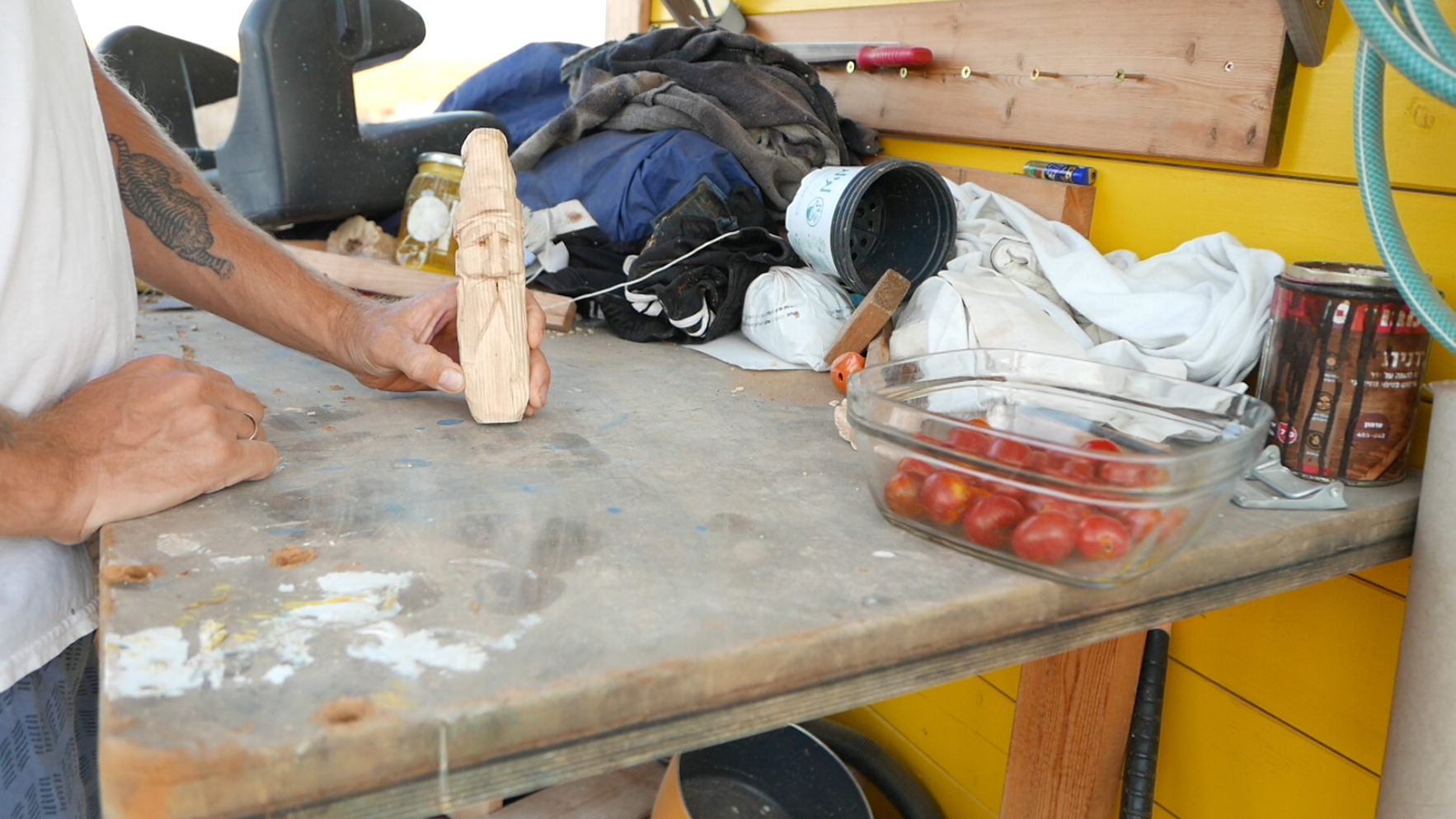 Easy Way to Hang Odd-shaped Objects on a Wall : 3 Steps (with Pictures ...