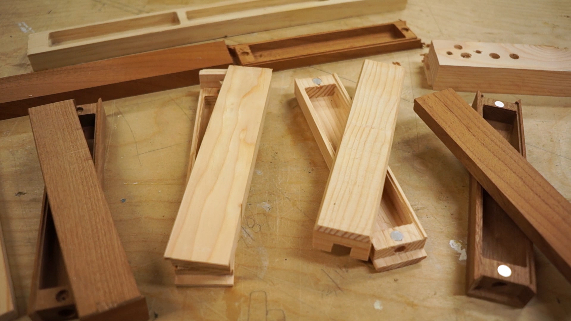 How to Make a Dice Box (with Secret Puzzle Lock!) : 10 Steps (with ...