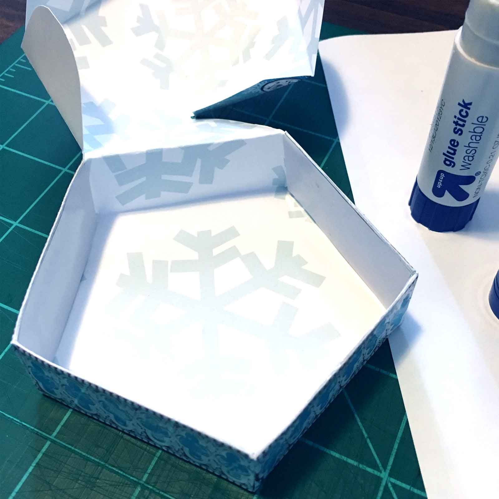 Honeyduke's Peppermint Toad Custom Box & Recipe : 5 Steps (with ...