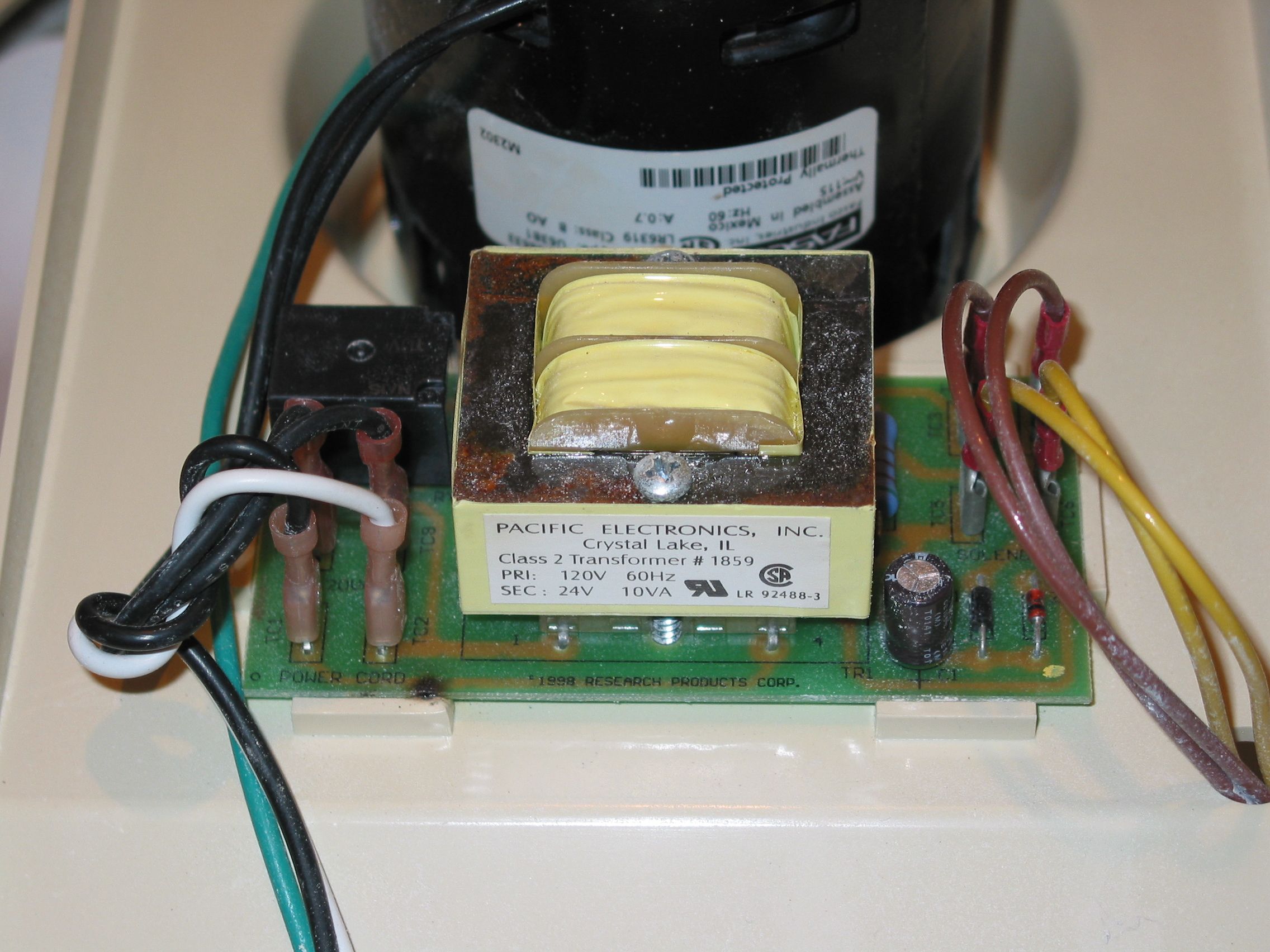 Troubleshoot and Repair a Furnace Mounted Humidifier : 4 Steps ...