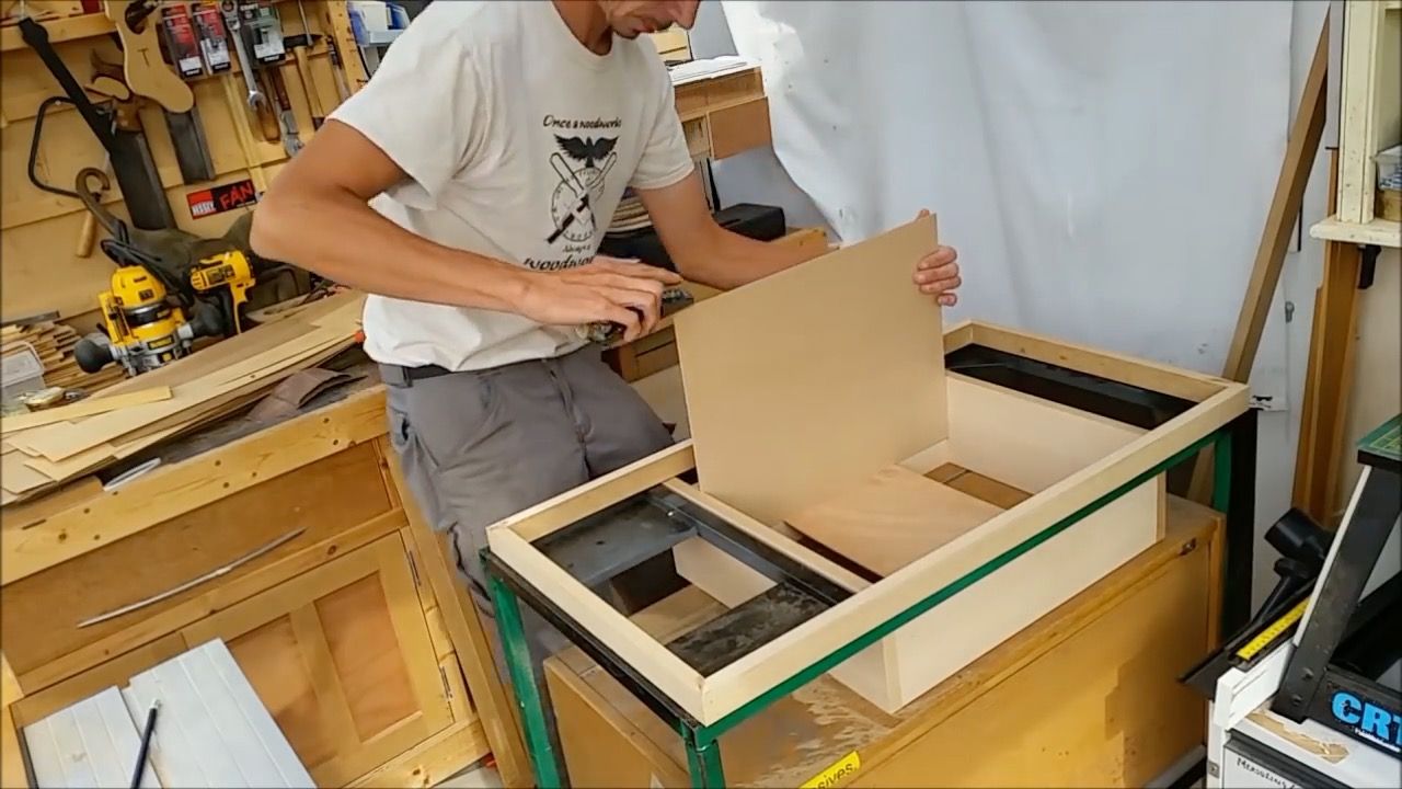 Easy Workshop Down Draft Sanding and Outfeed Table. : 9 Steps (with ...