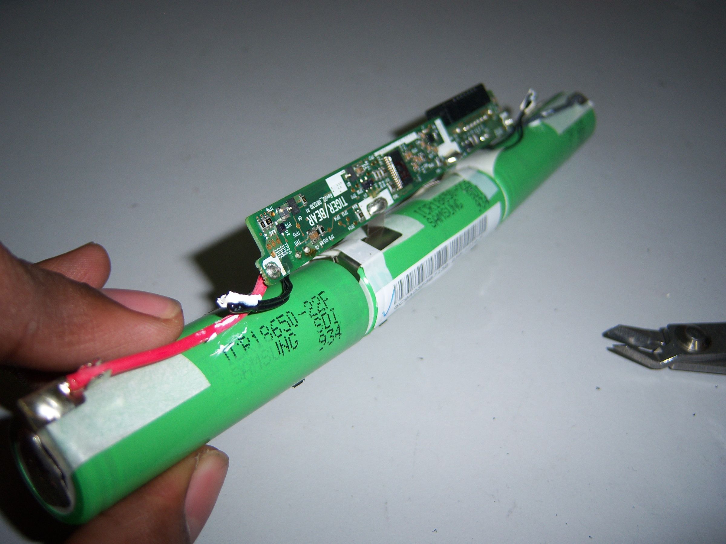 Salvage Lithium Ion Batteries From Laptop Batteries : 5 Steps ...