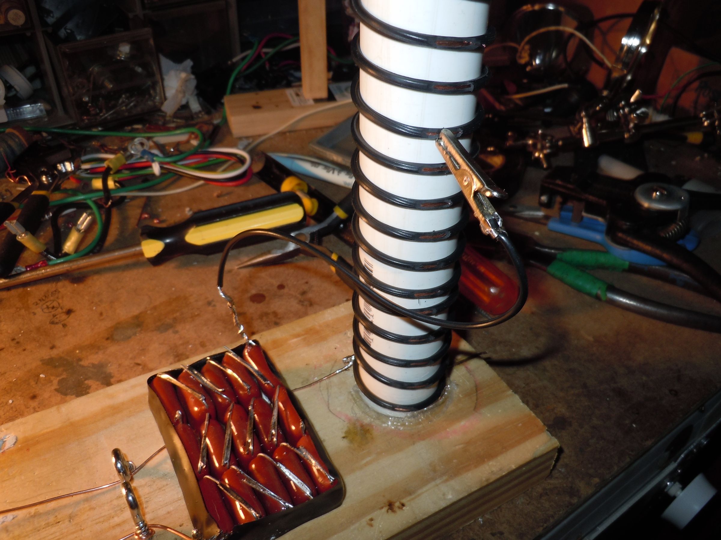 MINI TESLA COIL 50KV!!!! (revised) : 5 Steps - Instructables