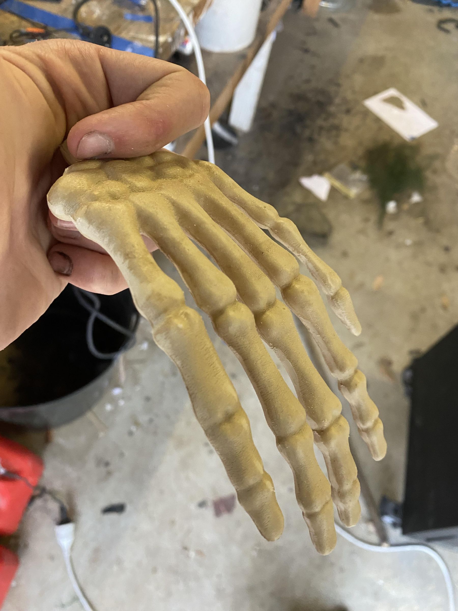 How to Turn a Dollar Store Skeleton Into a Realistic Prop Easily : 5 ...