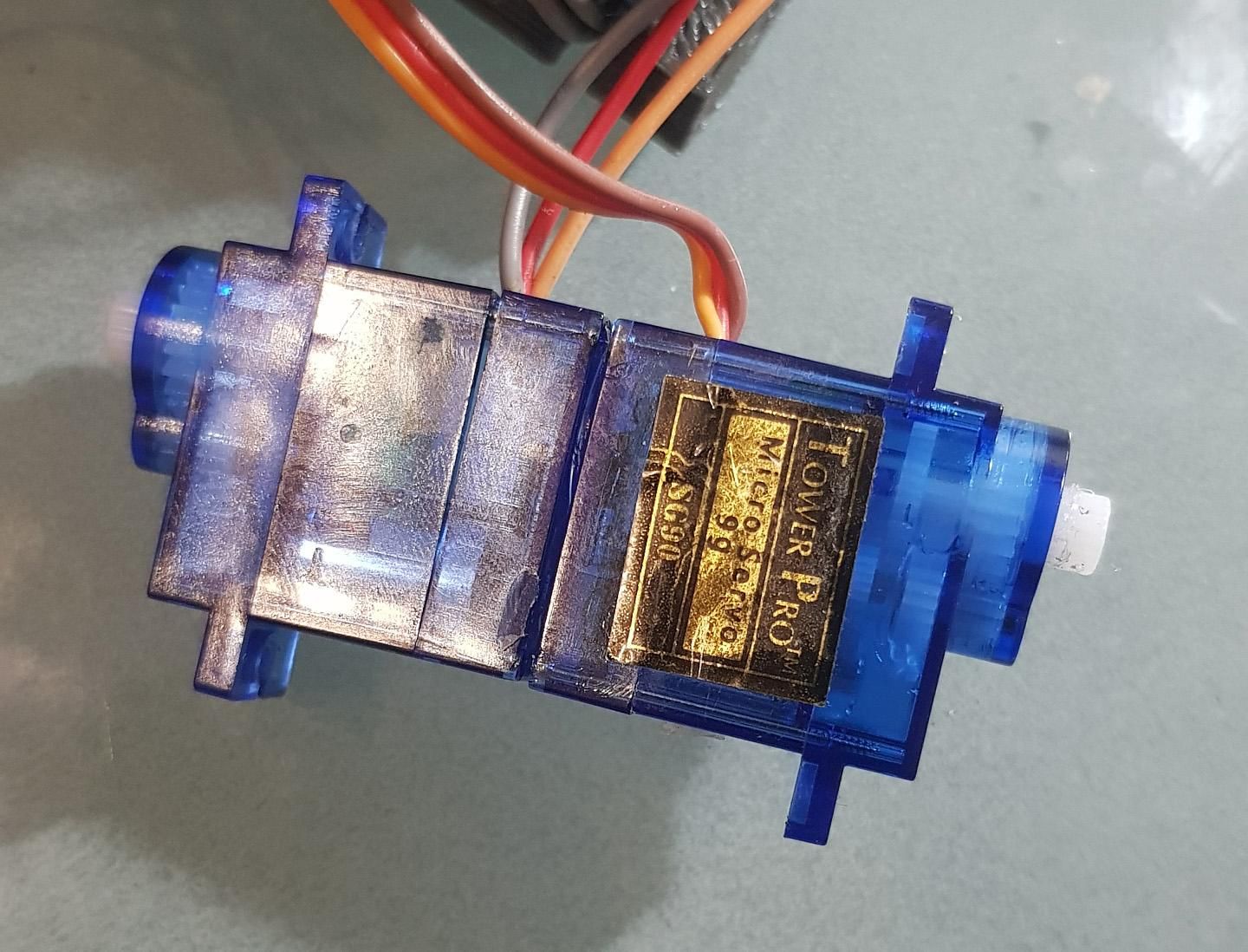 Autocharge SG90 Nano Robot : 7 Steps - Instructables