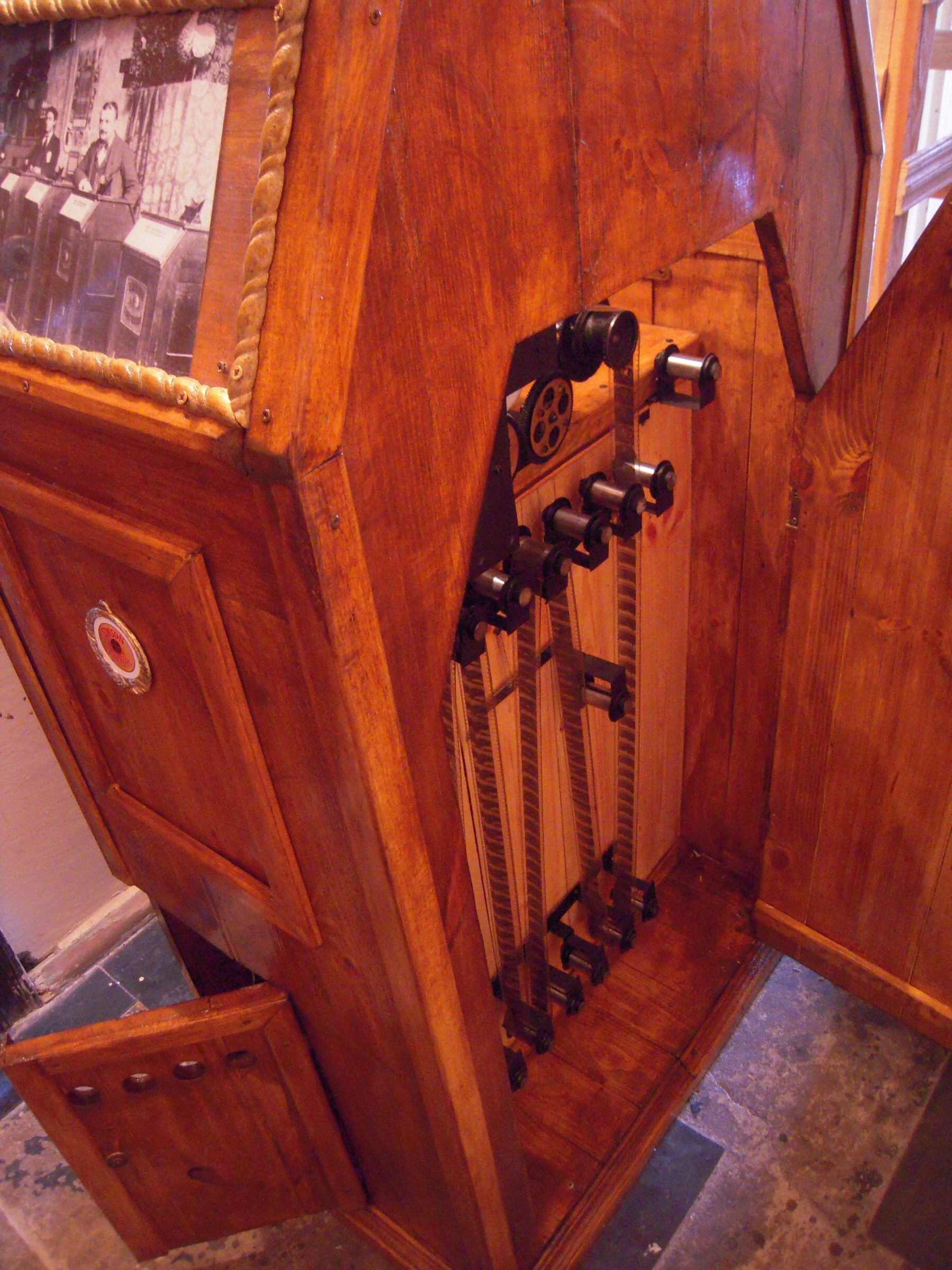 Creating a Model of "kinetoscope" T.Edison - Instructables
