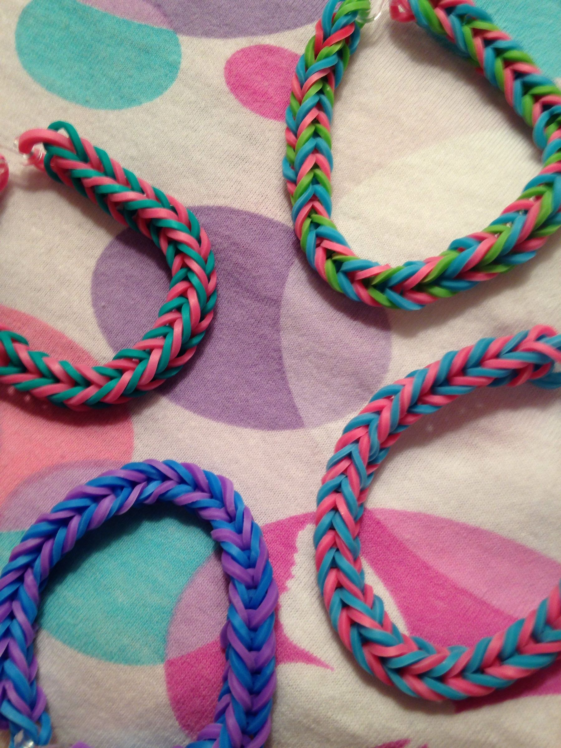 Fishtail Rubber Band Bracelet : 11 Steps - Instructables