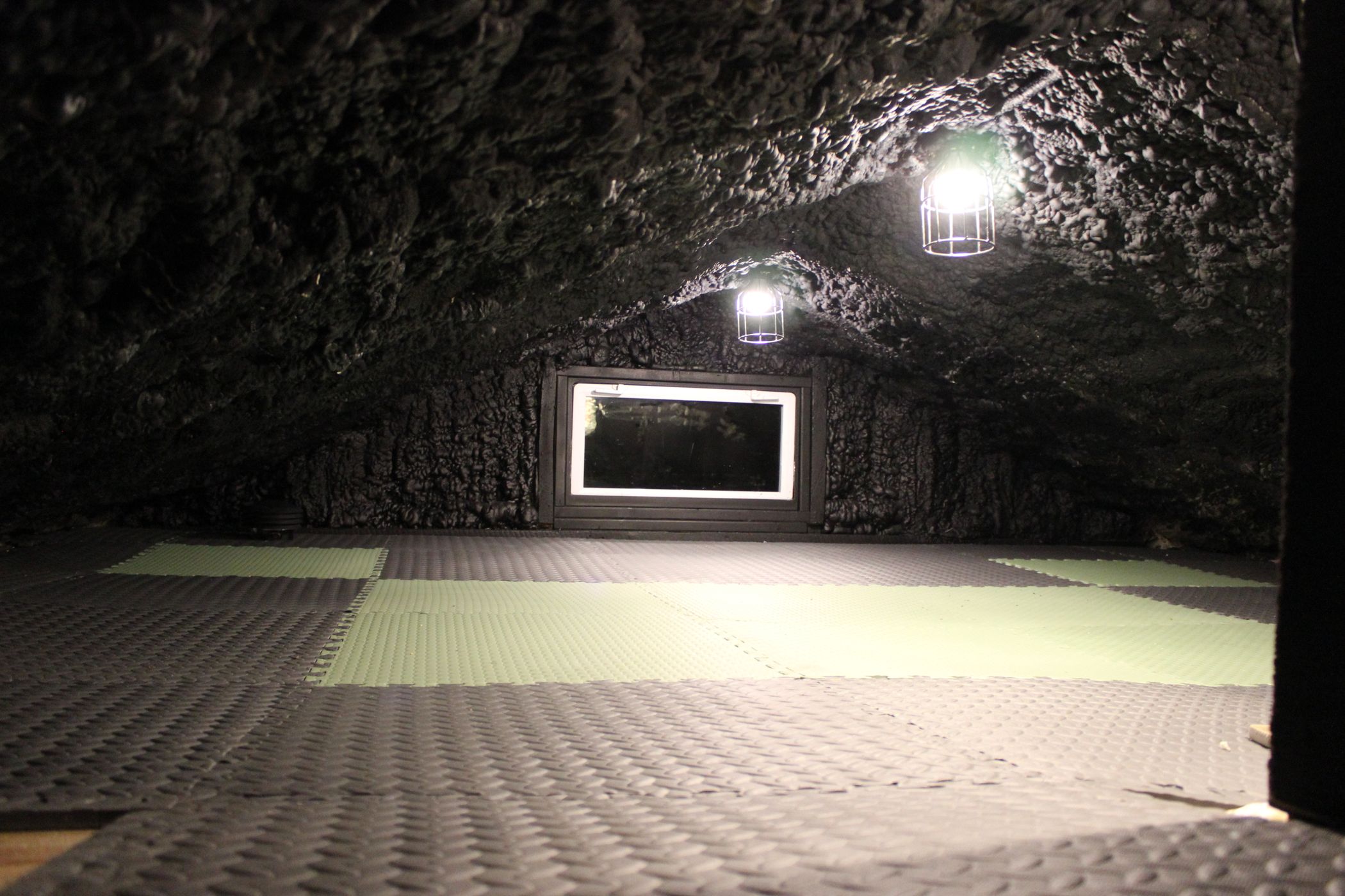 Hidden Cave / Play Room Fort : 11 Steps (with Pictures) - Instructables