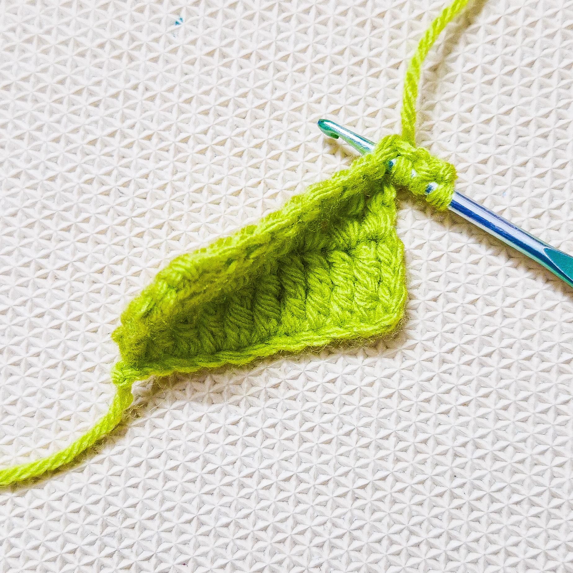 How to Get Even and Straight Edges Every Time You Crochet With the Straight Edge Turning Chain ...